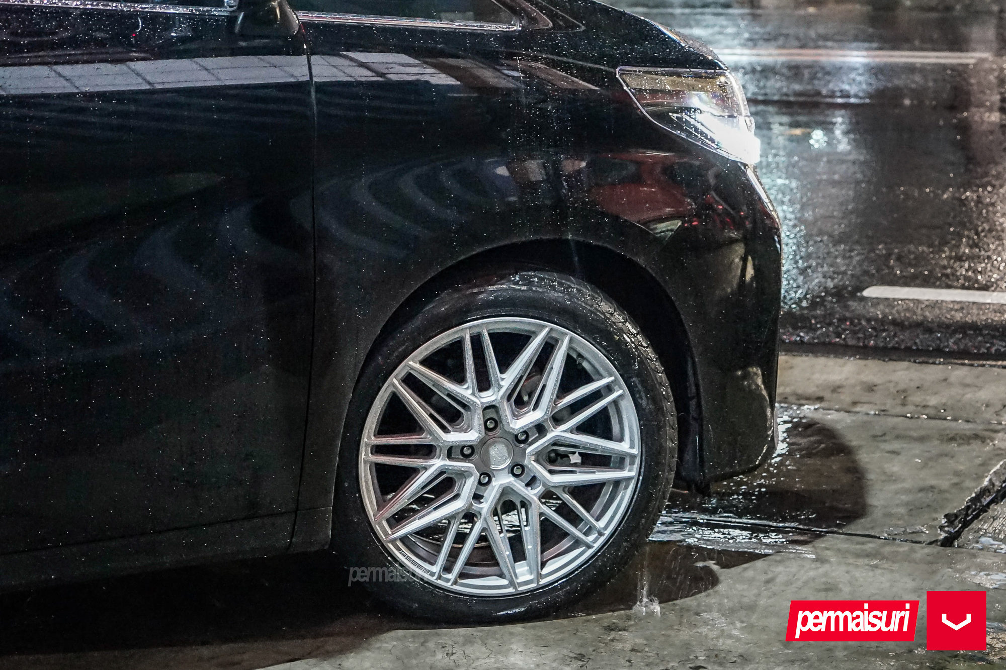 TOYOTA ALPHARD - HYBRID FORGED SERIES: HF-7 - Vossen Wheels