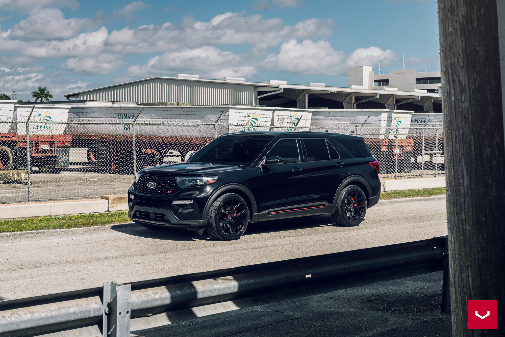 FORD EXPLORER ST - HYBRID FORGED SERIES: HF-5 - Vossen Wheels