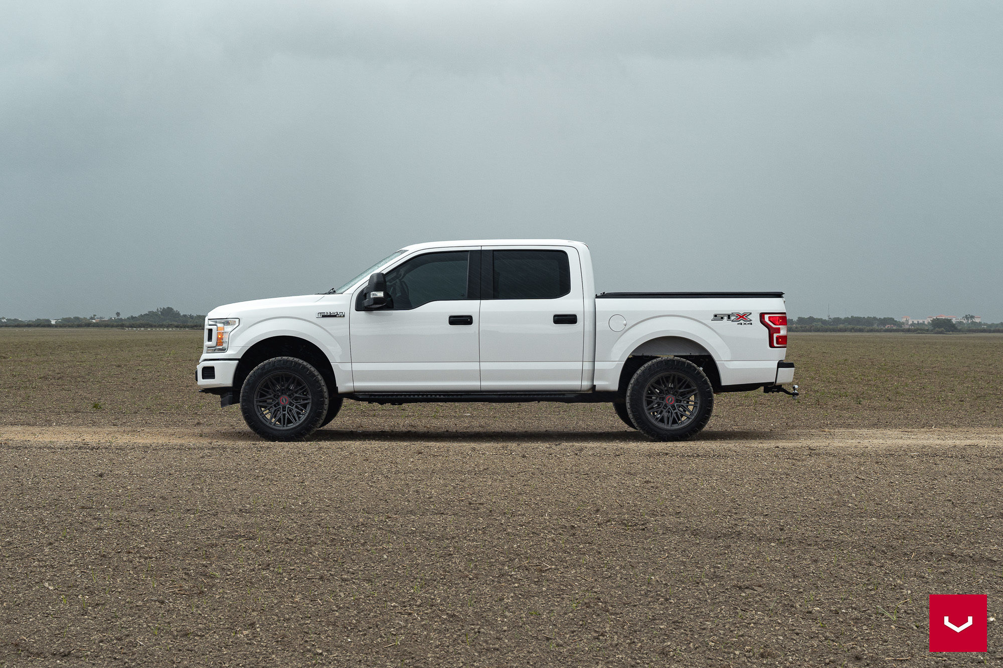 FORD F-150 STX - HYBRID FORGED SERIES: HF6-5 (SUPER DEEP) - Vossen Wheels