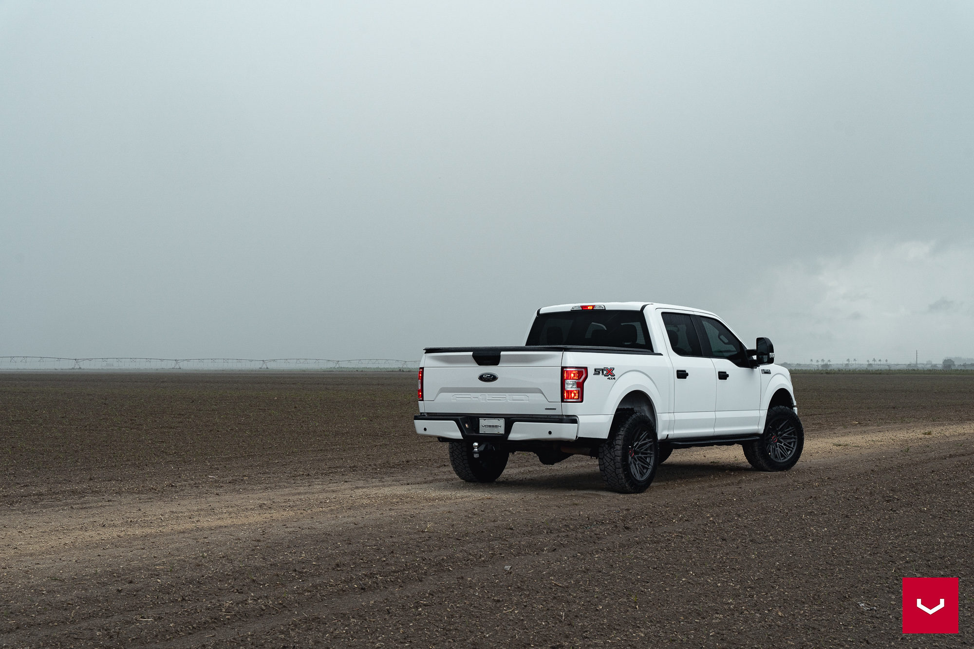 FORD F-150 STX - HYBRID FORGED SERIES: HF6-5 (SUPER DEEP) - Vossen Wheels