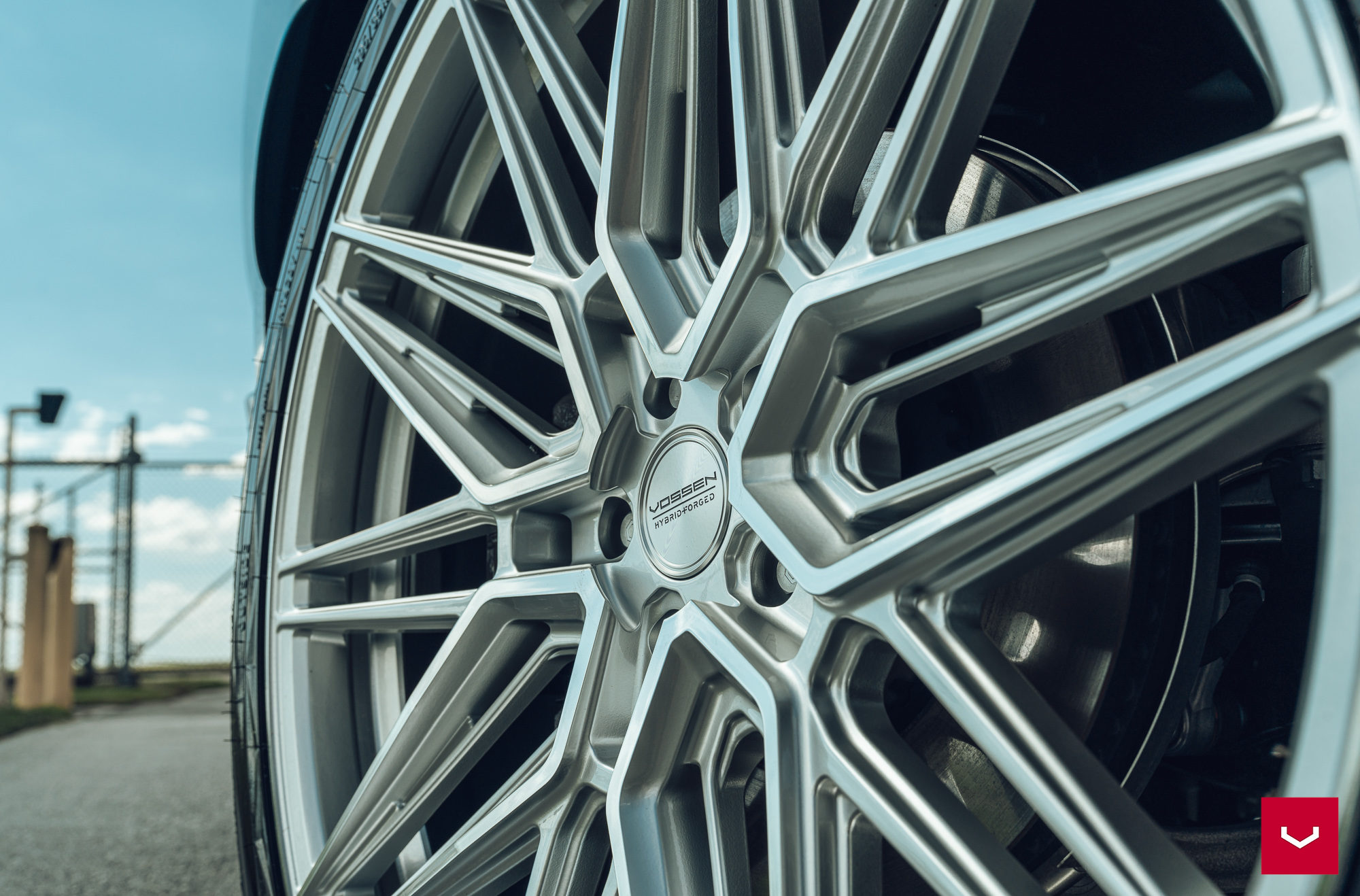 LAND ROVER RANGE ROVER - HYBRID FORGED SERIES: HF-7 - Vossen Wheels