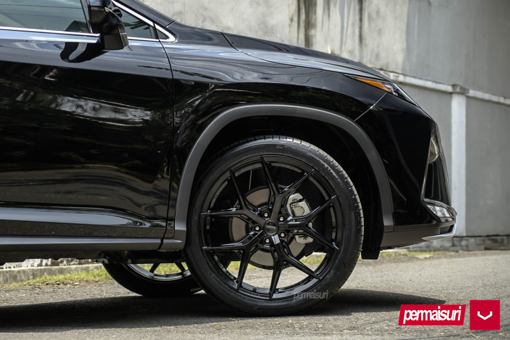 LEXUS RX300 - HYBRID FORGED SERIES: HF-5 - Vossen Wheels