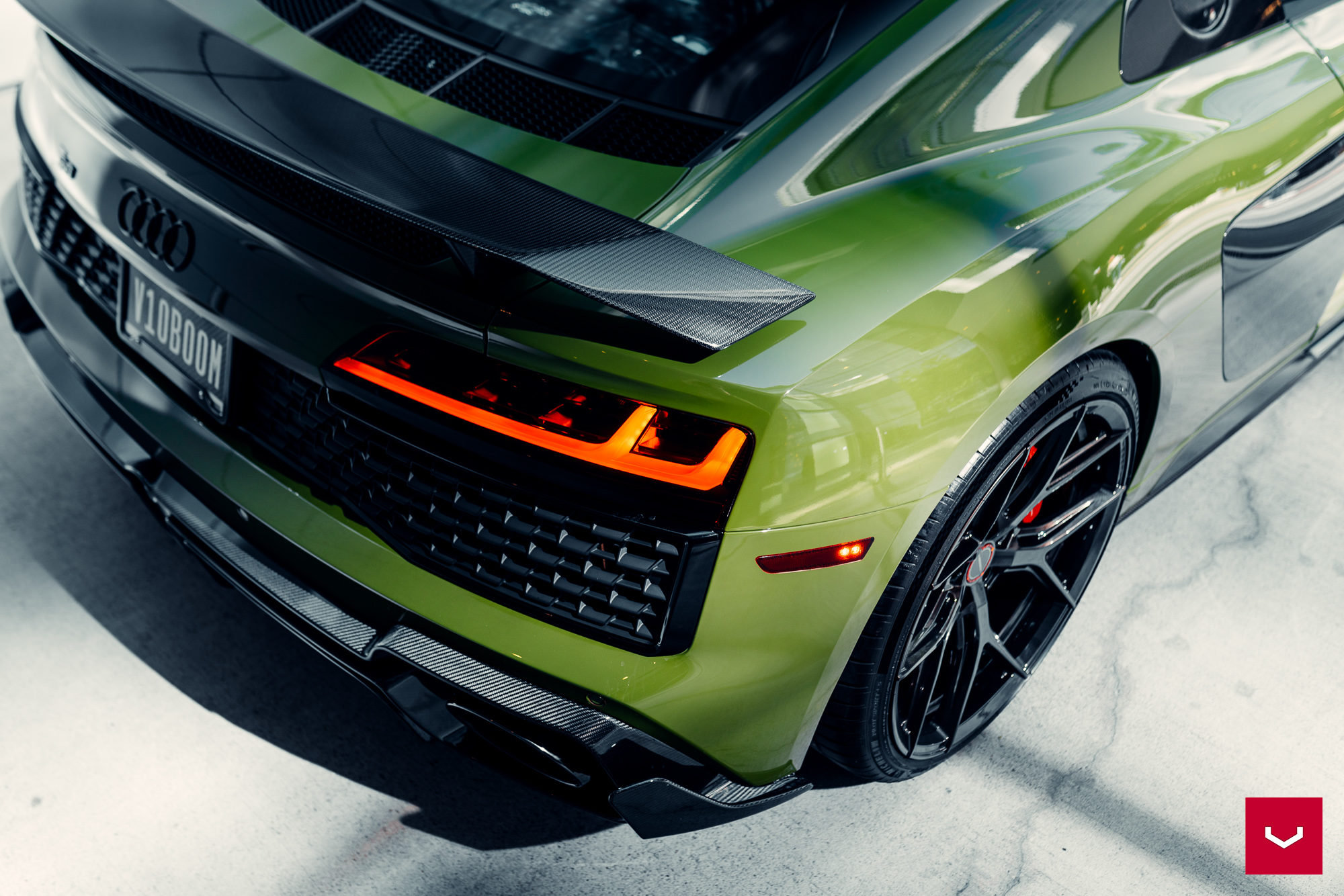 AUDI R8 - HYBRID FORGED SERIES: HF-5 - Vossen Wheels