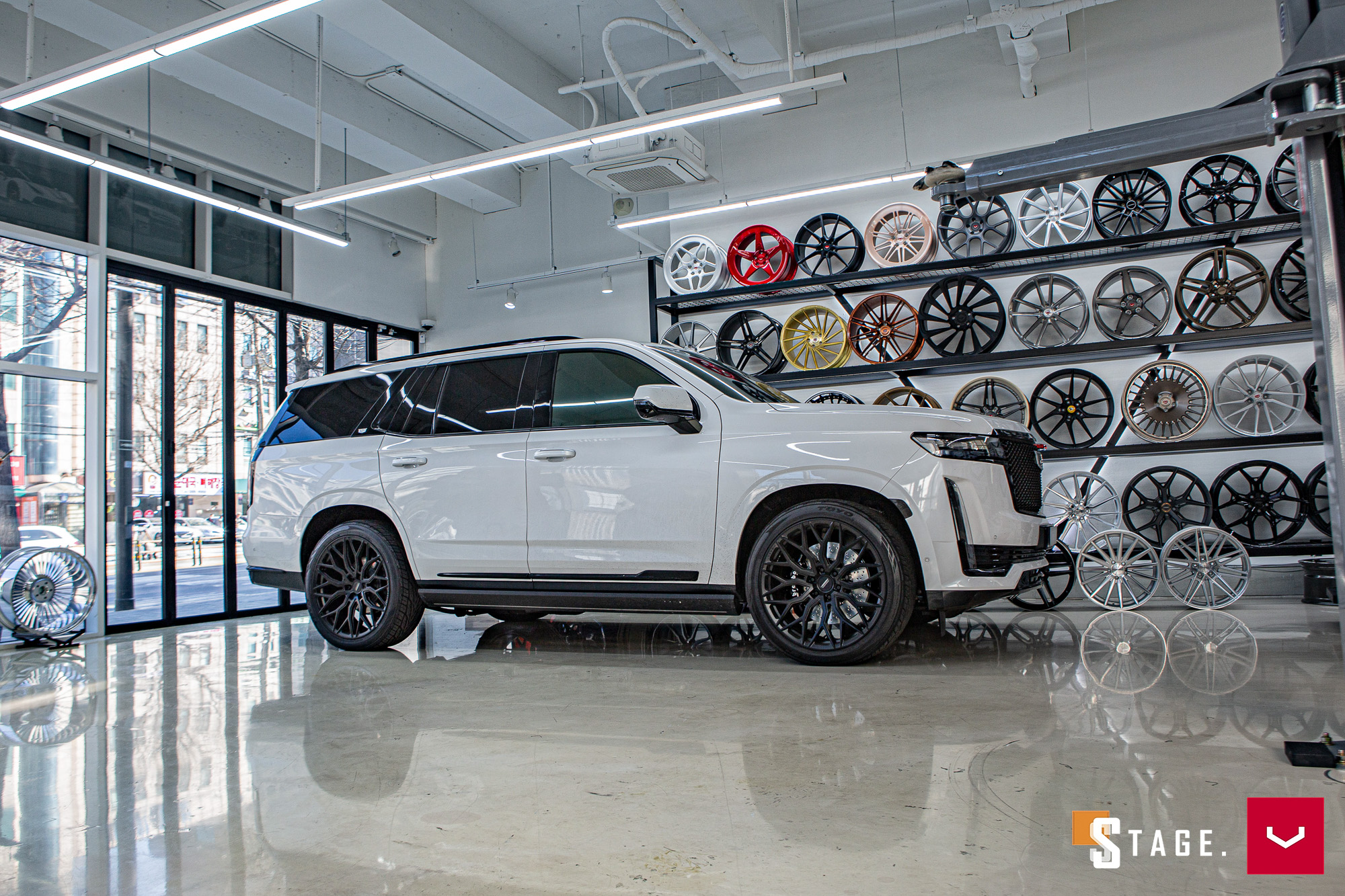 CADILLAC ESCALADE - HYBRID FORGED SERIES: HF6-3 - Vossen Wheels