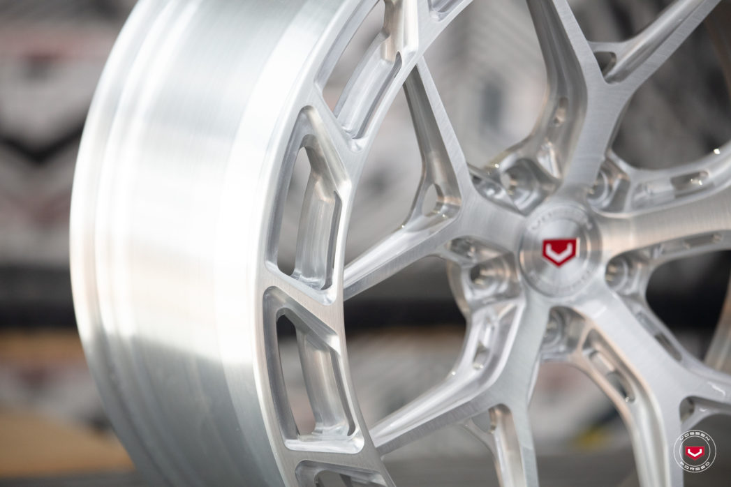 LC3 SERIES: LC3-01T - Vossen Wheels