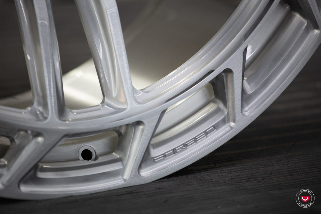 LC3 SERIES: LC3-03T - Vossen Wheels