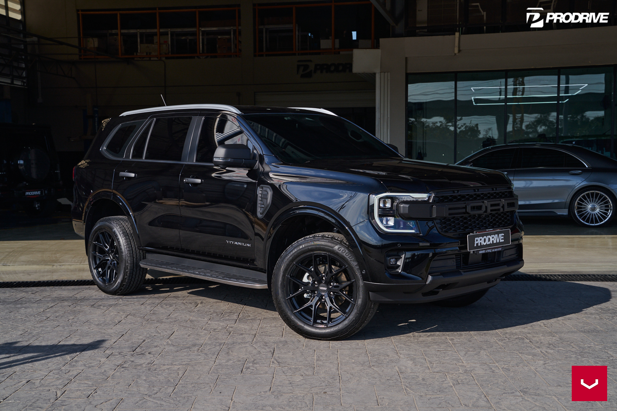 FORD EVEREST - HYBRID FORGED SERIES: HF6-4 - Vossen Wheels