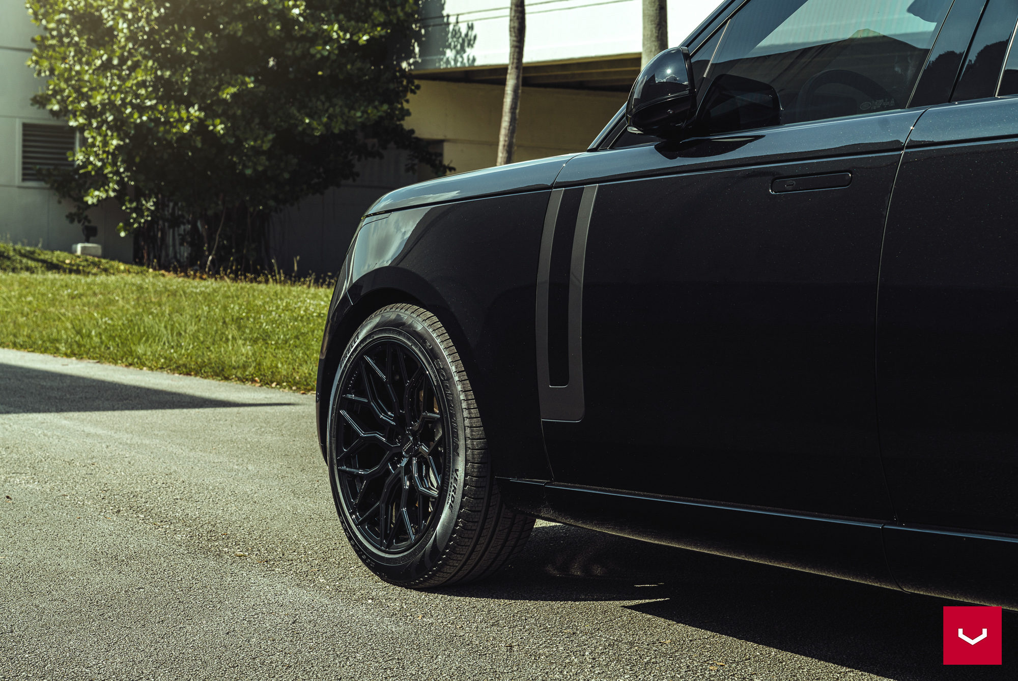 NEW RANGE ROVER - HYBRID FORGED SERIES: HF-2 - Vossen Wheels