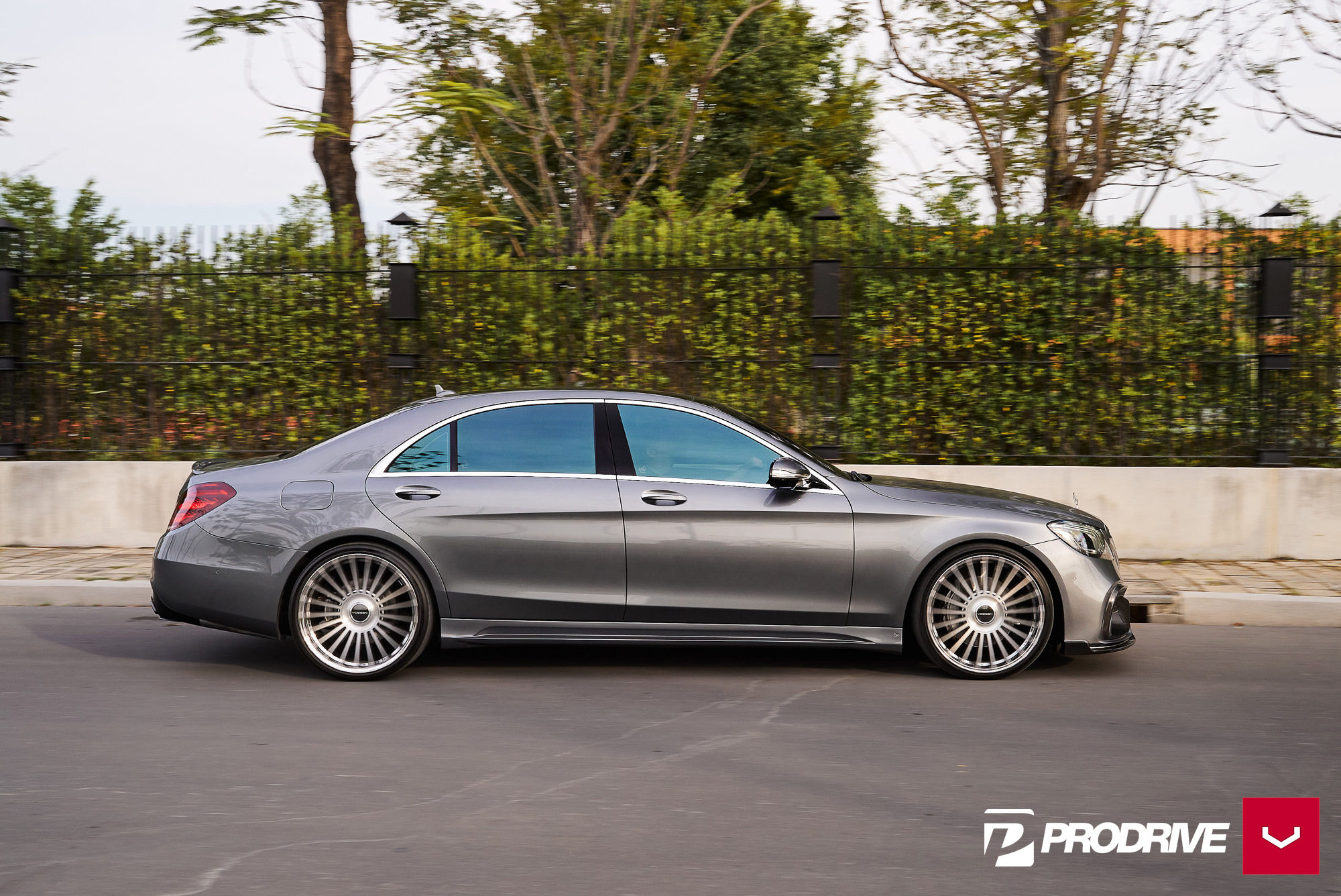 MERCEDES W222 S CLASS - HYBRID FORGED SERIES: HF-8 - Vossen Wheels