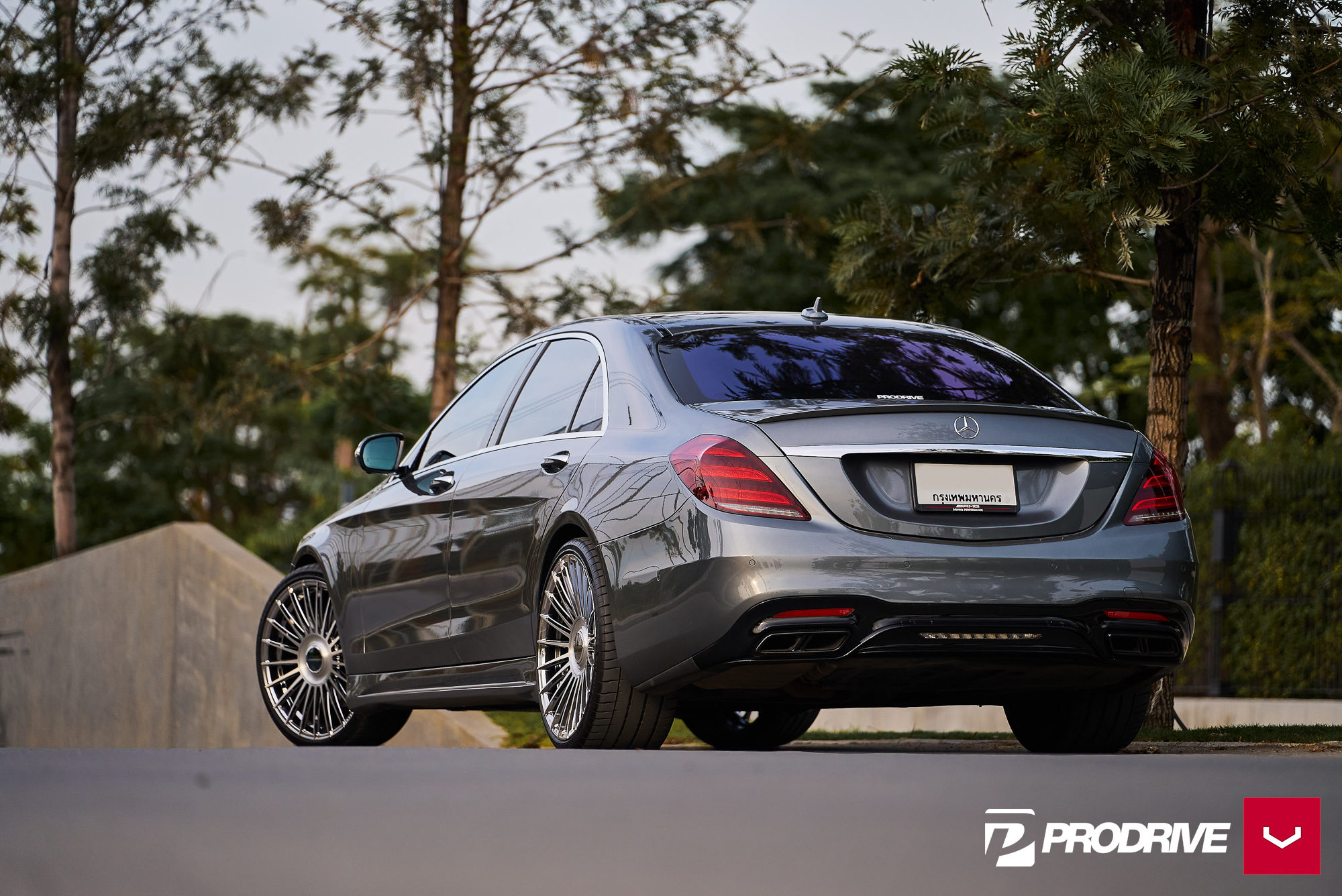 MERCEDES W222 S CLASS - HYBRID FORGED SERIES: HF-8 - Vossen Wheels