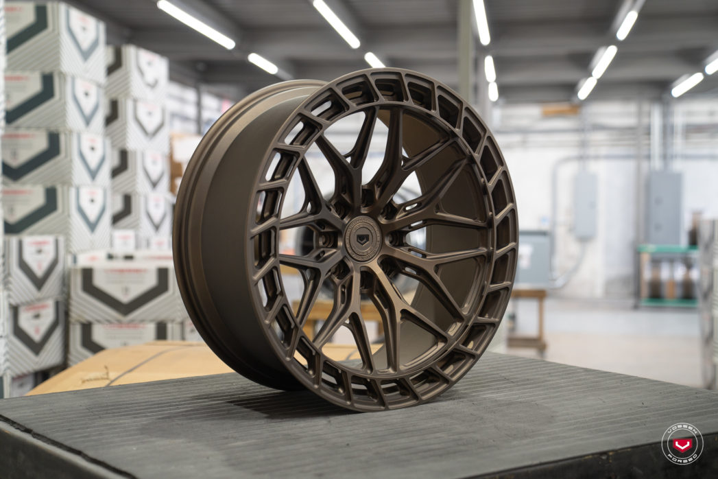 LC3 SERIES: LC3-01T (8-LUG) - Vossen Wheels