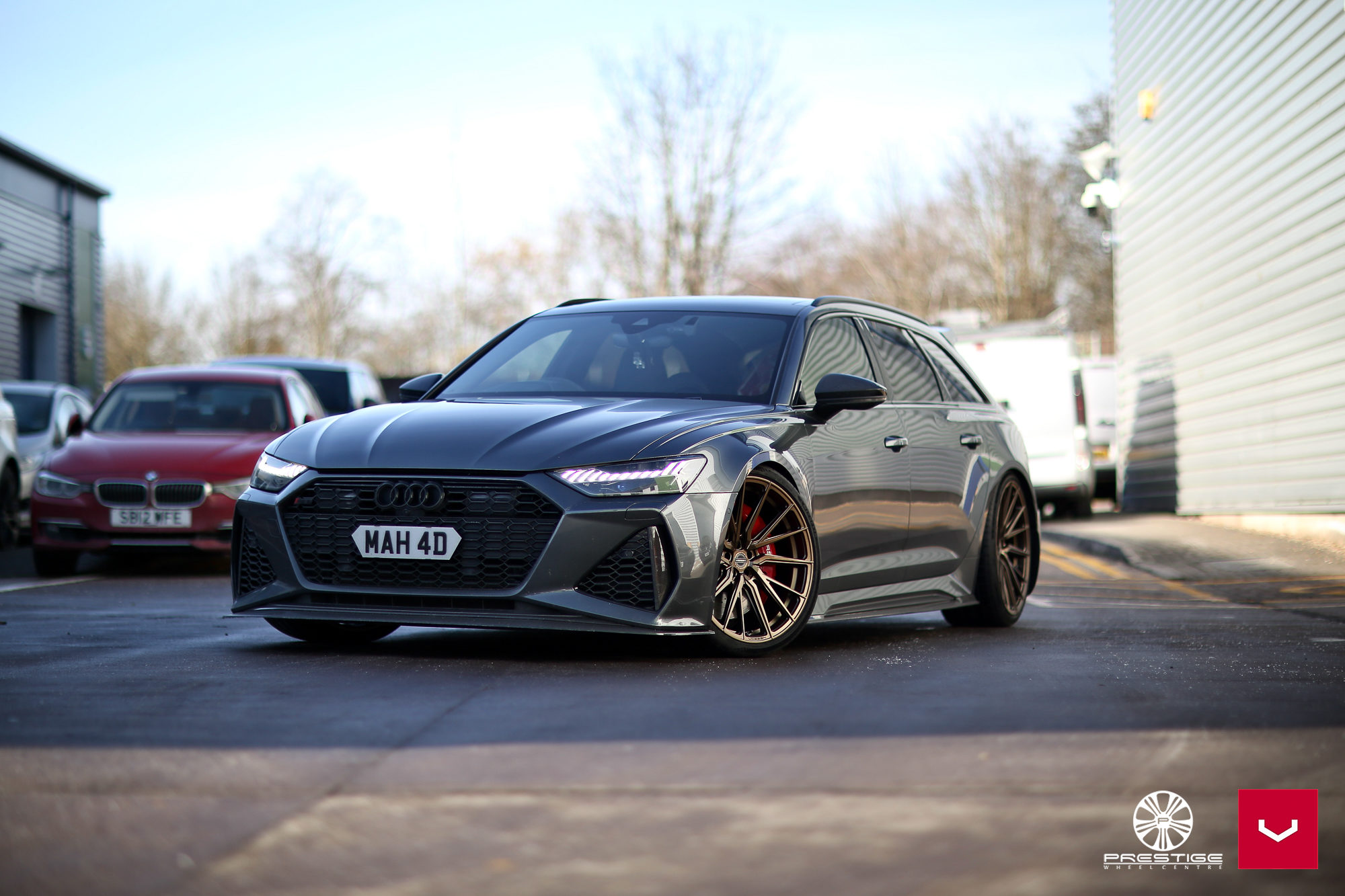 AUDI RS6 - HYBRID FORGED SERIES: HF-4T - Vossen Wheels