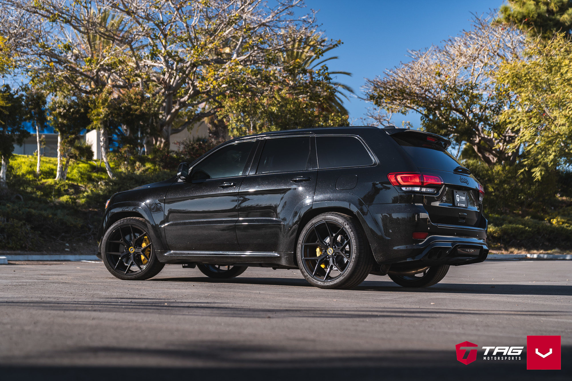 JEEP TRACKHAWK - HYBRID FORGED SERIES: HF-5 - Vossen Wheels