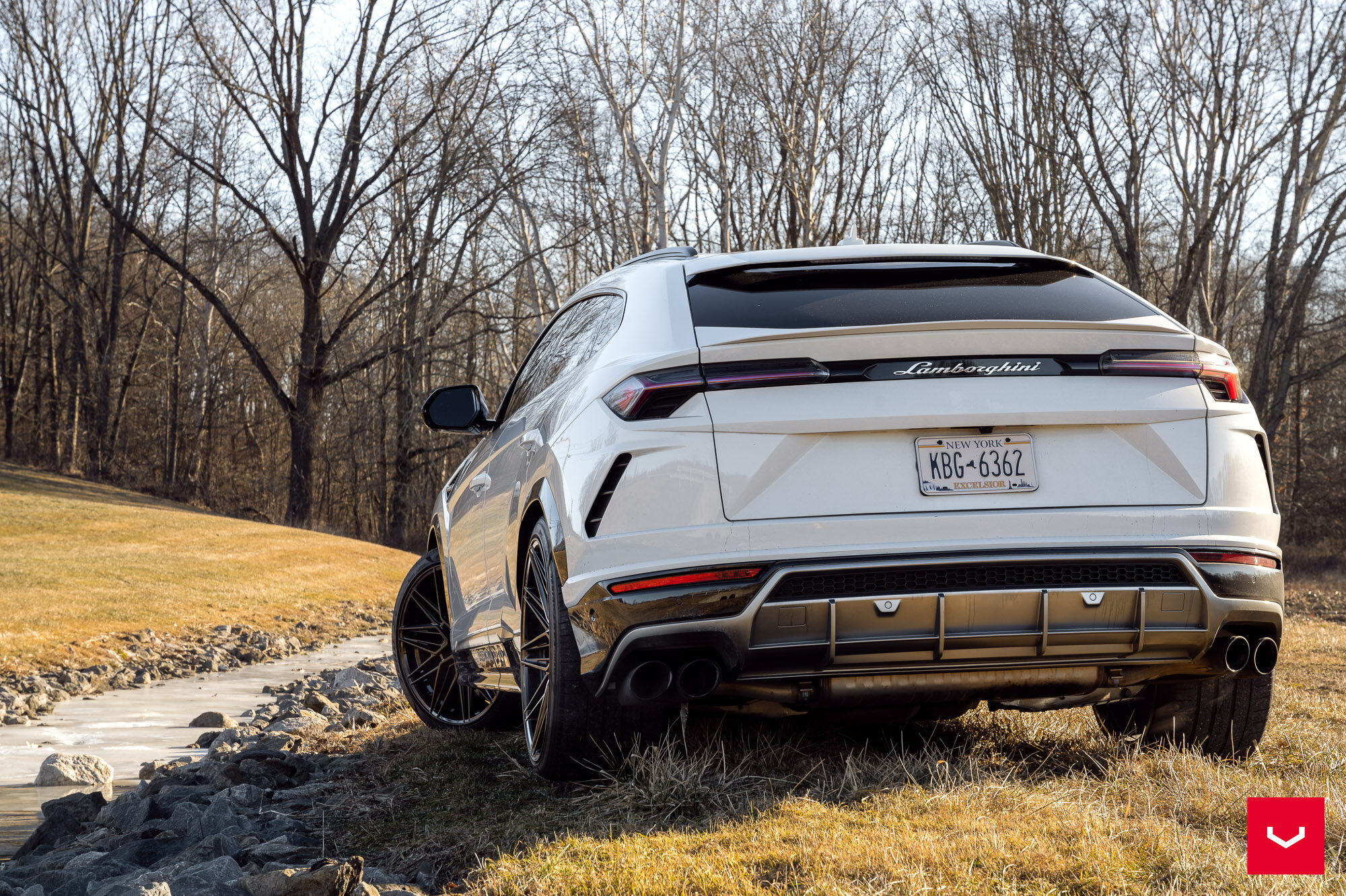 LAMBORGHINI URUS - HYBRID FORGED SERIES: HF-7 - Vossen Wheels
