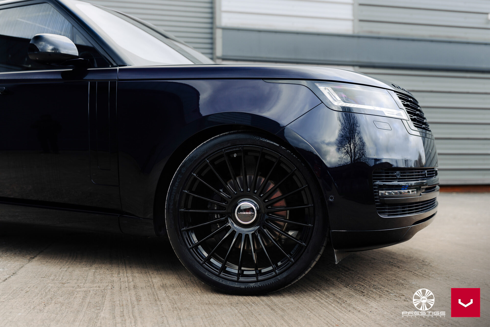 LAND ROVER RANGE ROVER - HYBRID FORGED SERIES: HF-8 - Vossen Wheels
