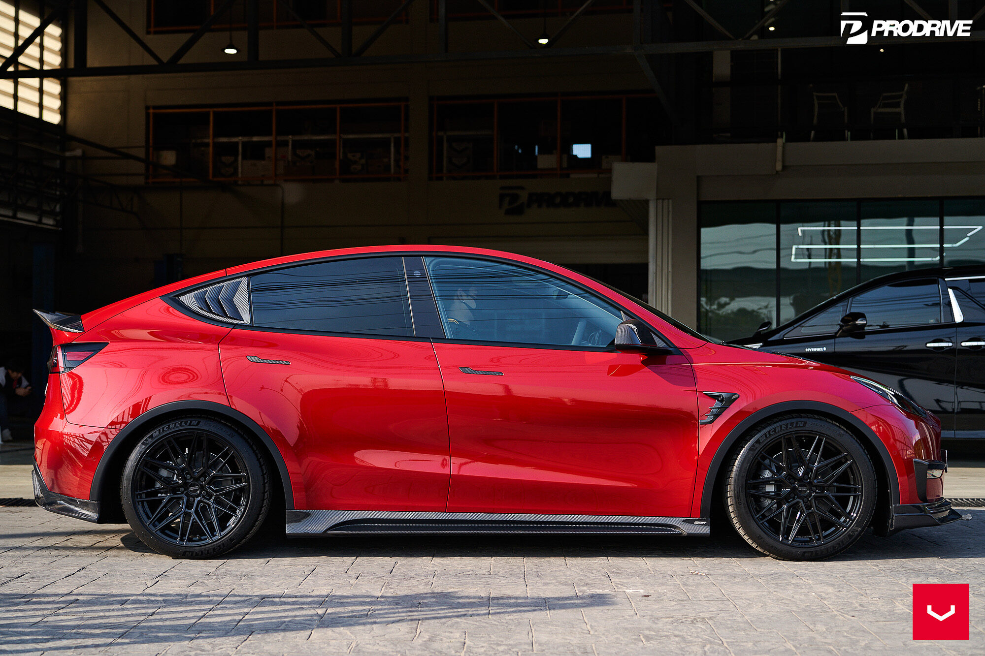TESLA MODEL Y - HYBRID FORGED SERIES: HF-7 - Vossen Wheels