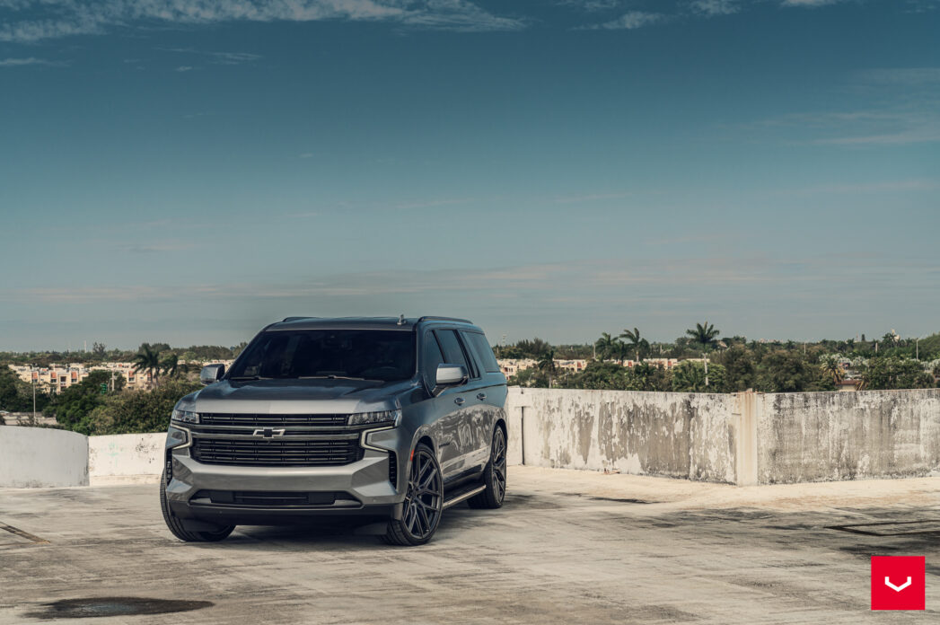 CHEVROLET SUBURBAN - HYBRID FORGED SERIES: HF6-4 - Vossen Wheels