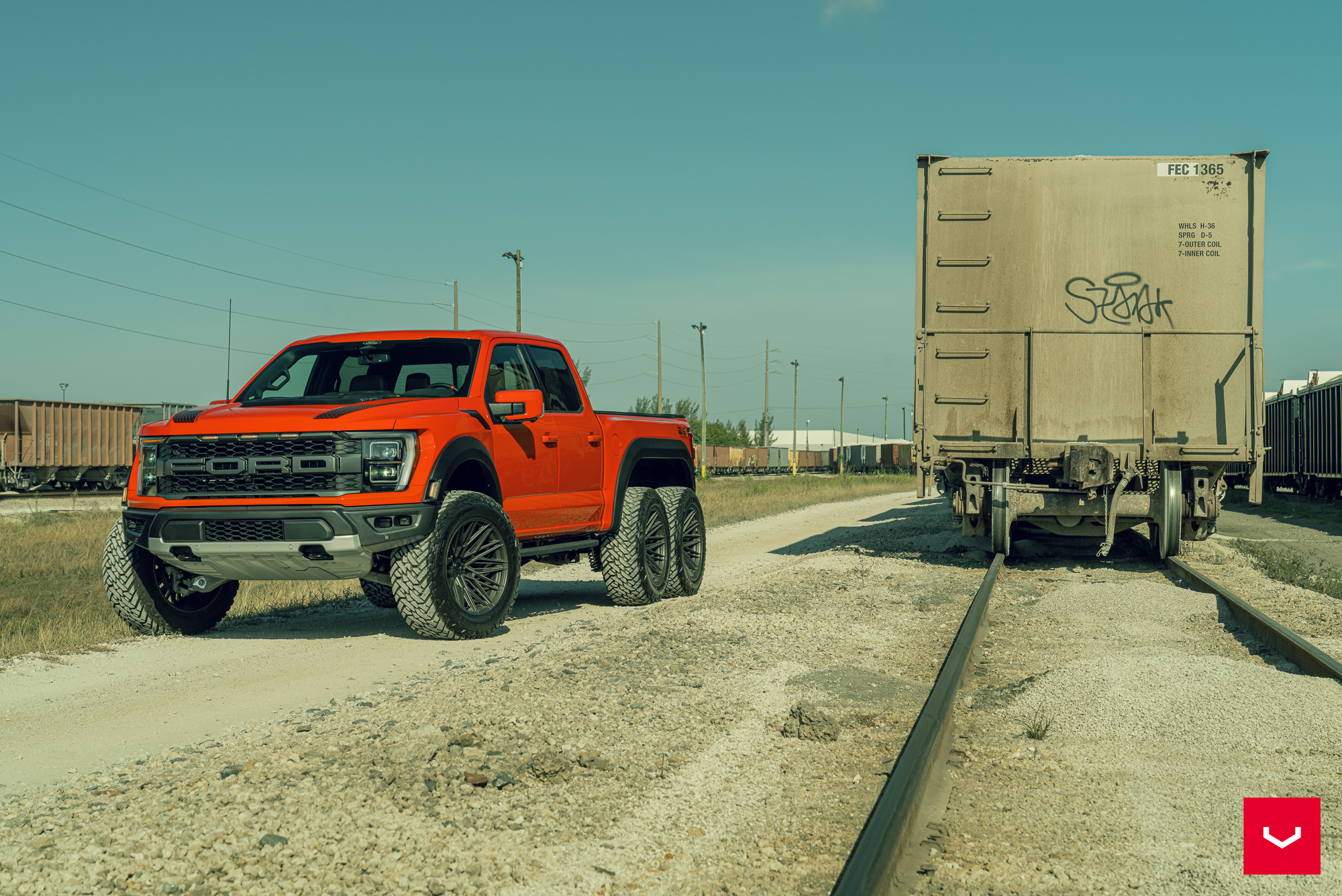 FORD RAPTOR 6X6 - HYBRID FORGED SERIES: HF6-5 (ULTRA DEEP) - Vossen Wheels