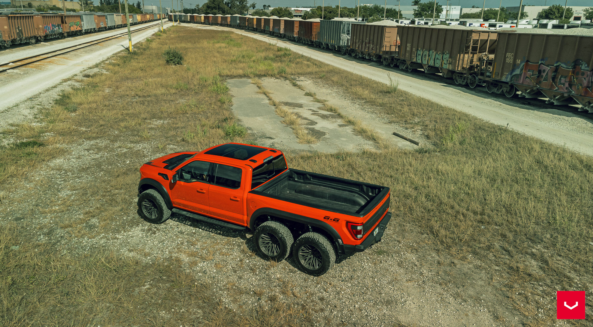 FORD RAPTOR 6X6 - HYBRID FORGED SERIES: HF6-5 (ULTRA DEEP) - Vossen Wheels