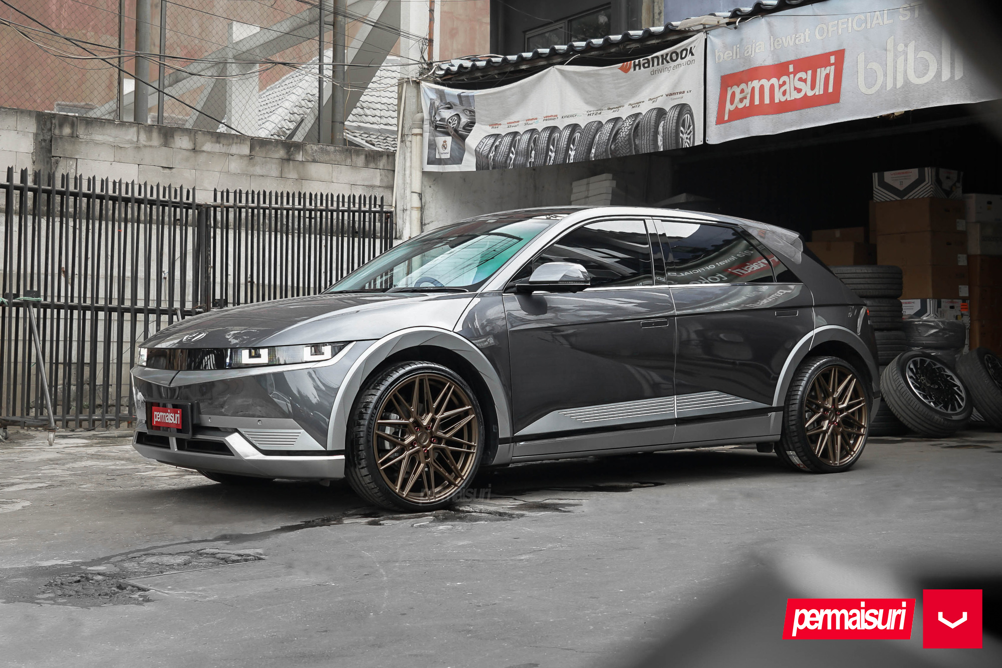 HYUNDAI IONIQ 5 - HYBRID FORGED SERIES: HF-7 - Vossen Wheels