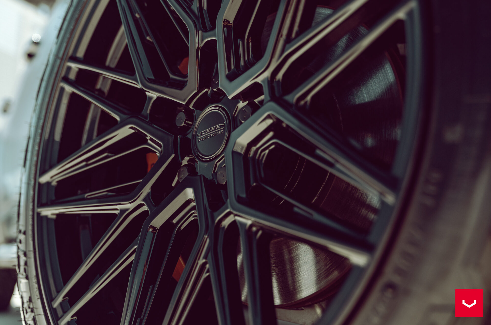 LAND ROVER DEFENDER 130 - HYBRID FORGED SERIES: HF-7 - Vossen Wheels