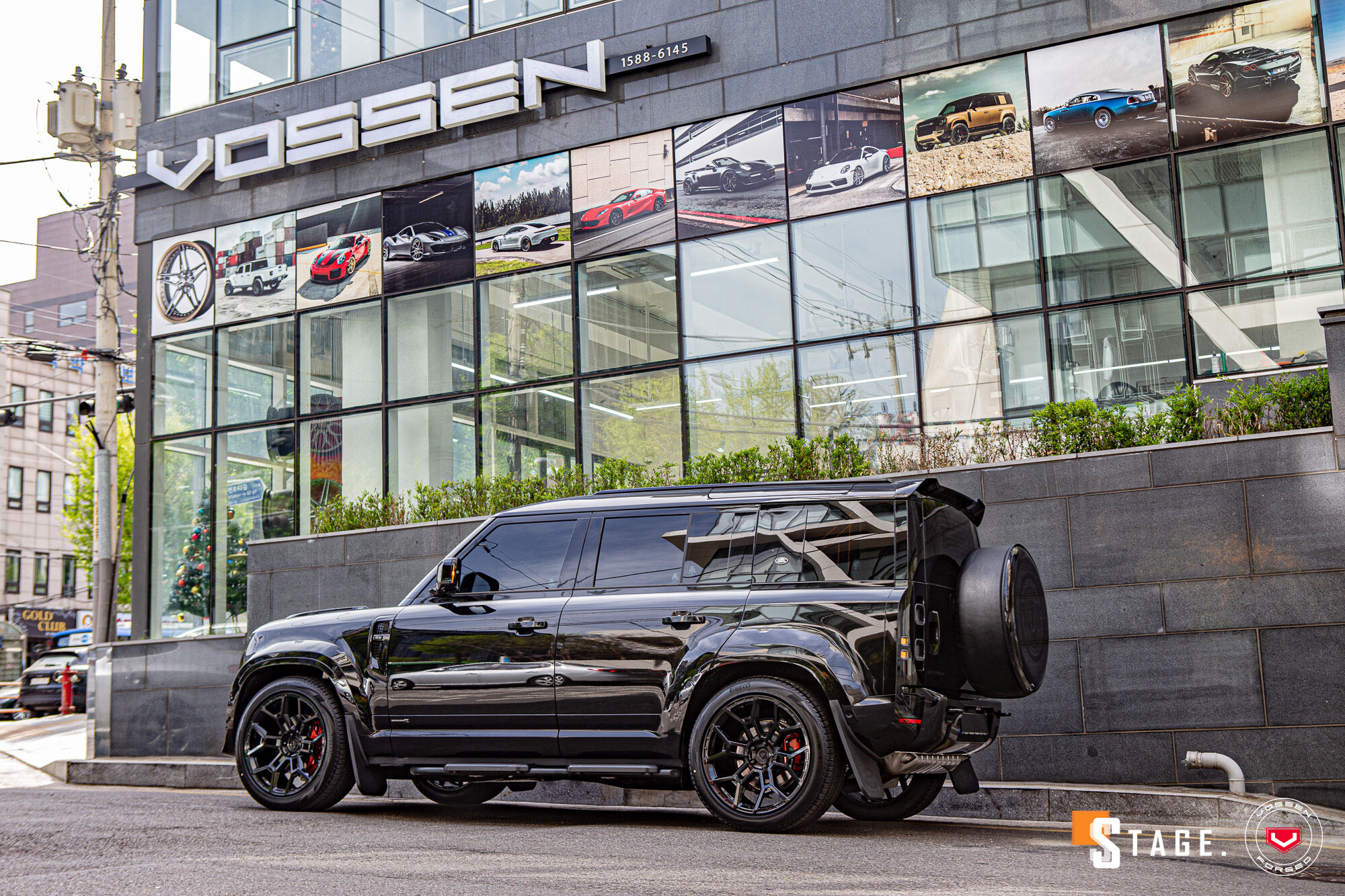 LAND ROVER DEFENDER - URBAN AUTOMOTIVE X VOSSEN: UV-4 - Vossen Wheels