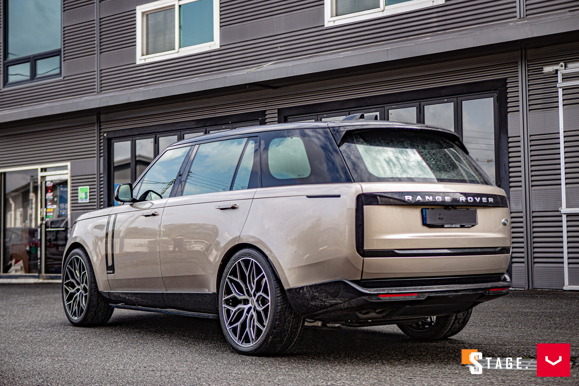 NEW RANGE ROVER - HYBRID FORGED SERIES: HF-2 - Vossen Wheels