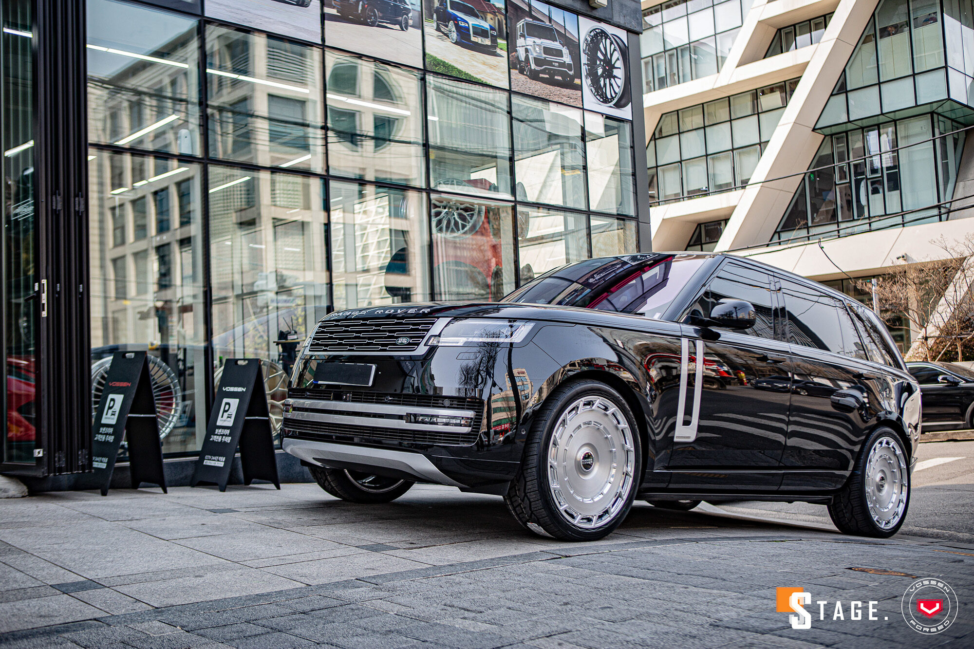 NEW RANGE ROVER - LC3 SERIES: LC3-11T - Vossen Wheels