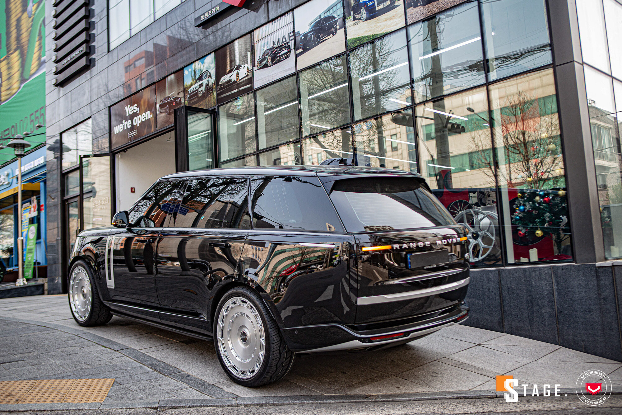 NEW RANGE ROVER - LC3 SERIES: LC3-11T - Vossen Wheels