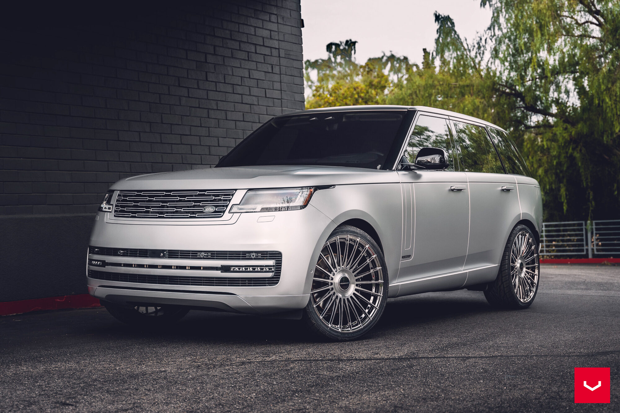 NEW RANGE ROVER - HYBRID FORGED SERIES: HF-8 - Vossen Wheels