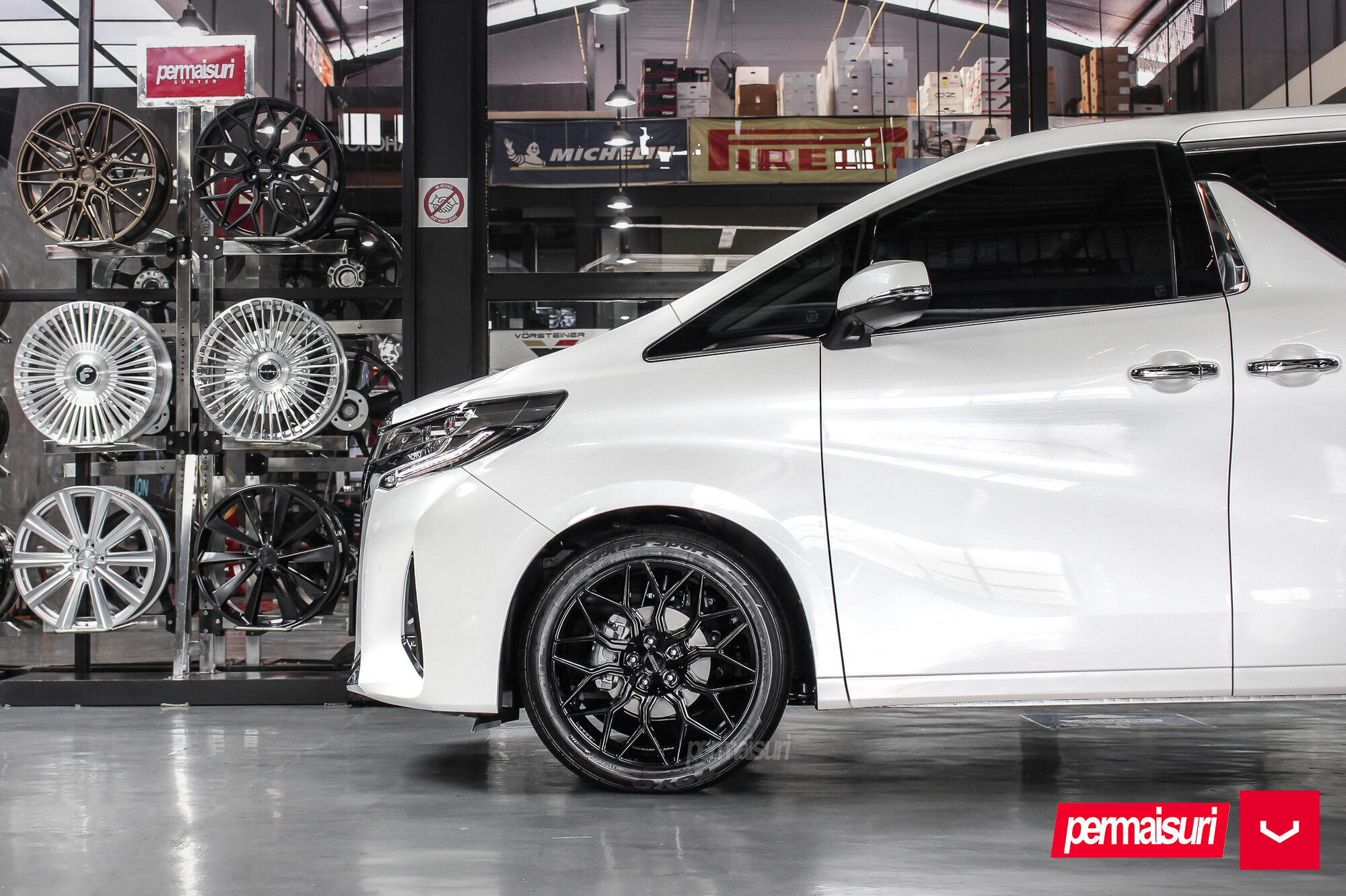 TOYOTA ALPHARD - HYBRID FORGED SERIES: HF-2 - Vossen Wheels