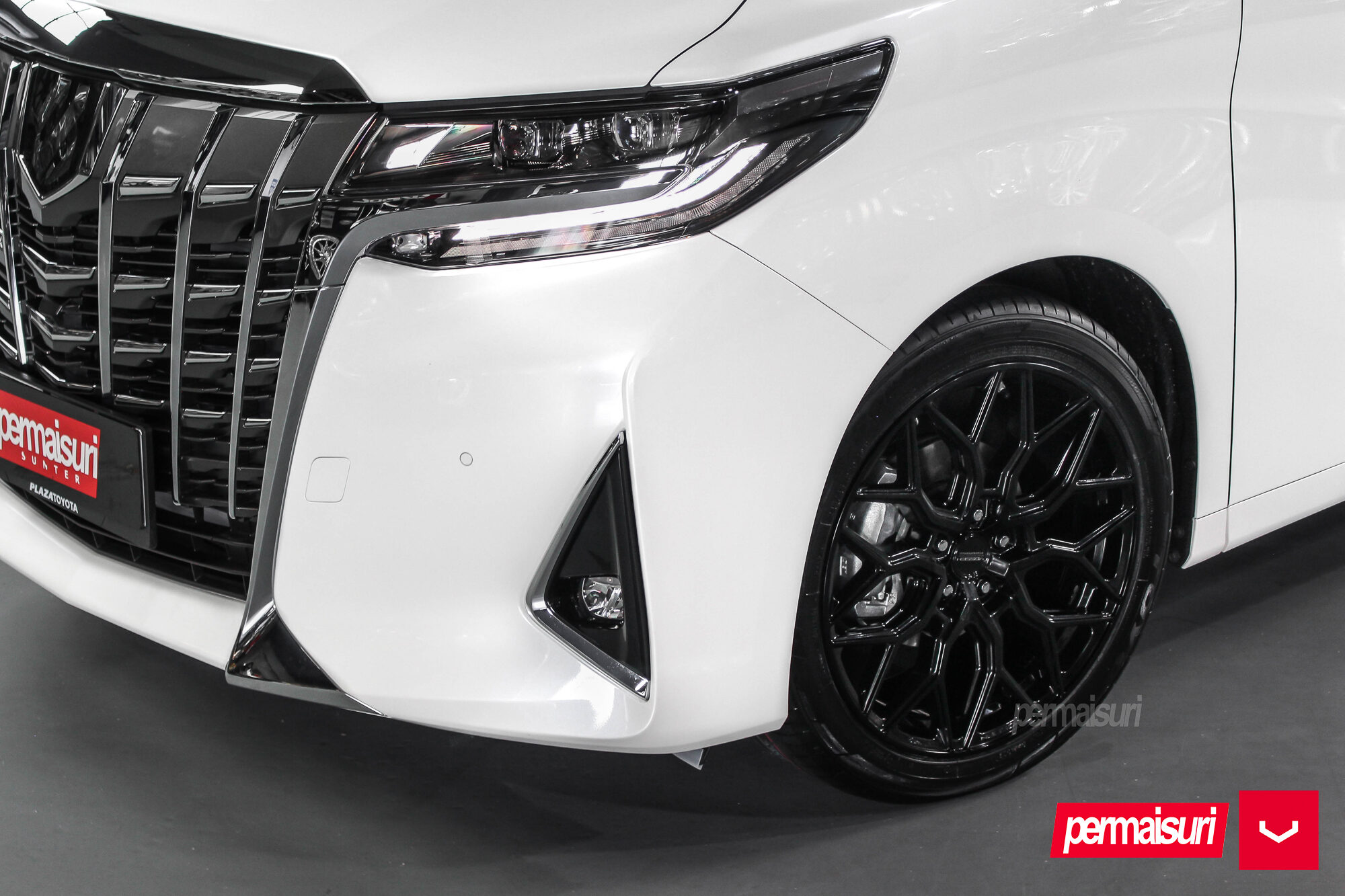 TOYOTA ALPHARD - HYBRID FORGED SERIES: HF-2 - Vossen Wheels