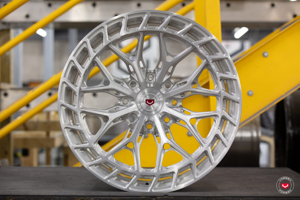 LC3 SERIES: LC3-01T (8-LUG) - Vossen Wheels