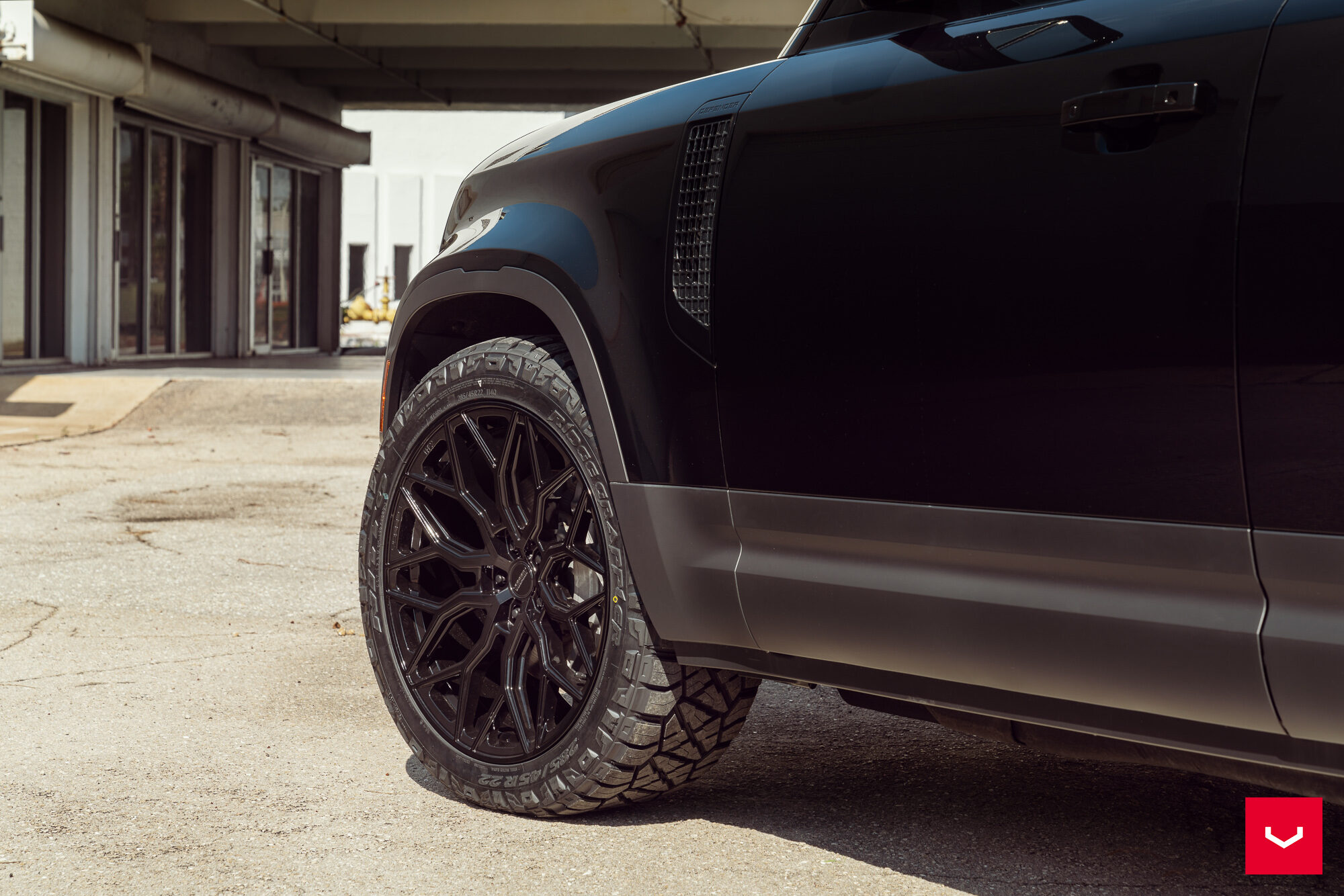 LAND ROVER DEFENDER 110 - HYBRID FORGED SERIES: HF-2 - Vossen Wheels
