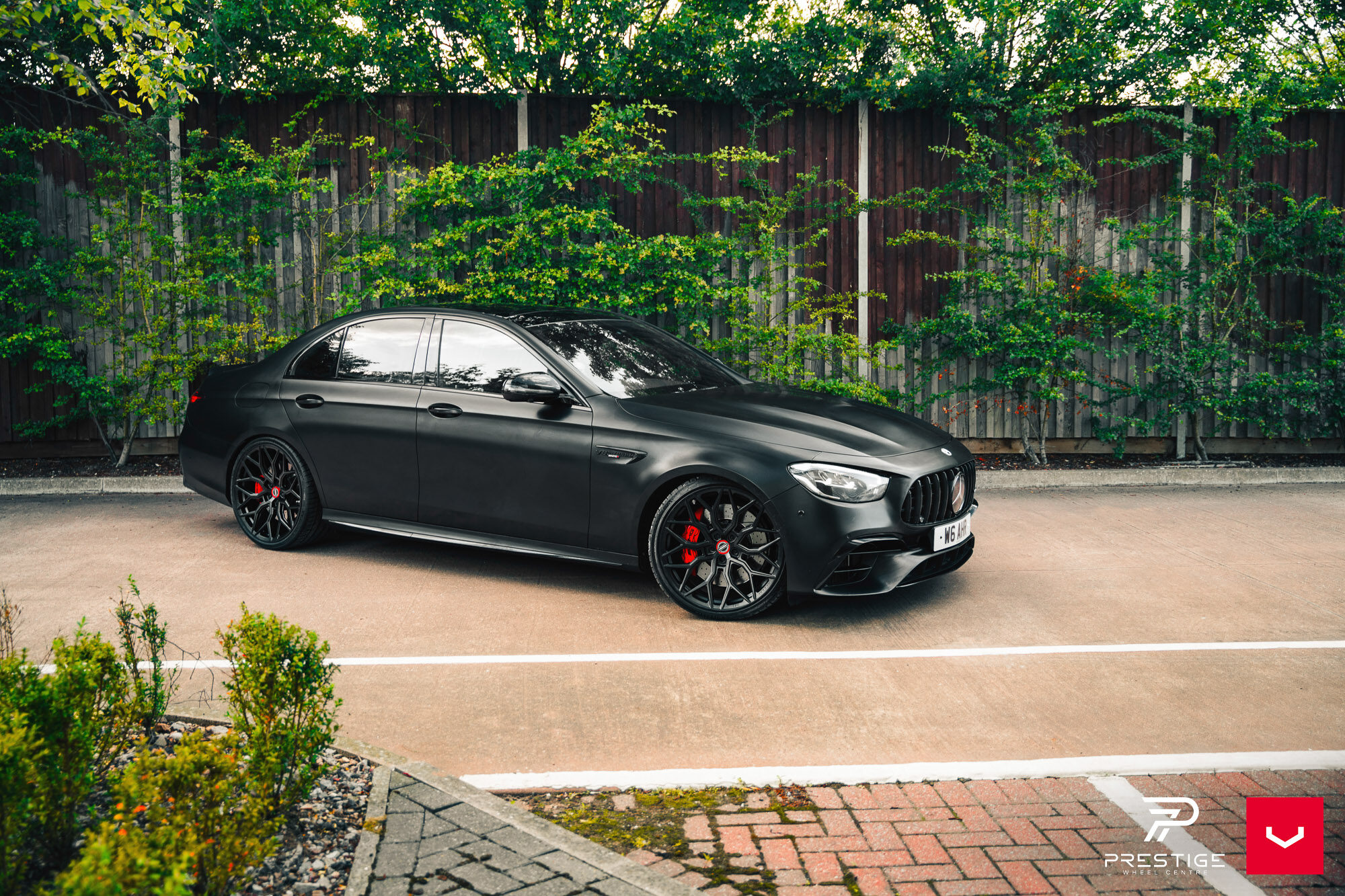 MERCEDES AMG E63S - HYBRID FORGED SERIES: HF-2 - Vossen Wheels
