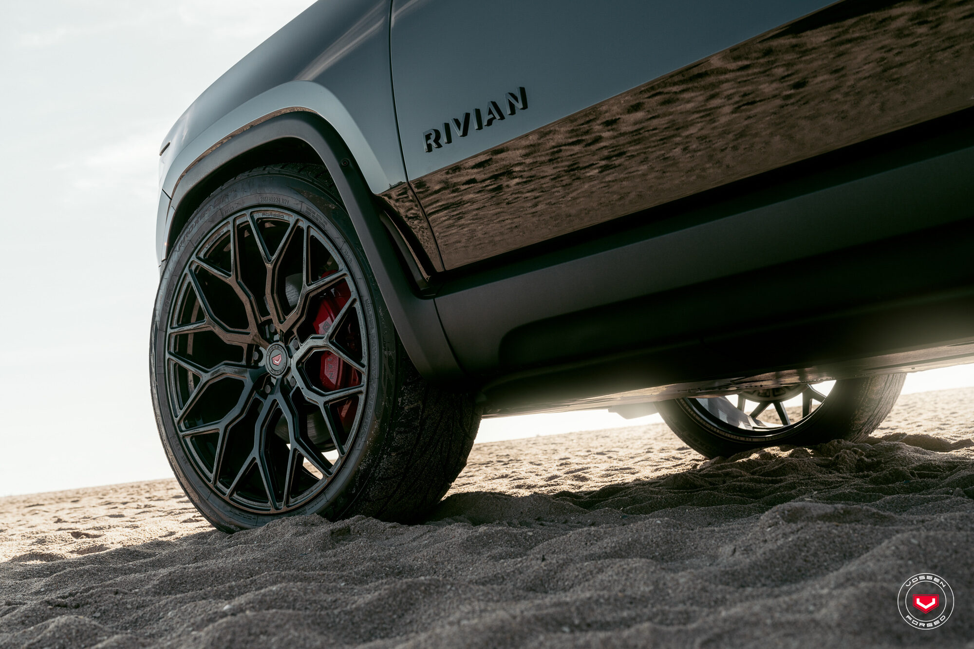 RIVIAN R1S - SERIES 17: S17-01 - Vossen Wheels