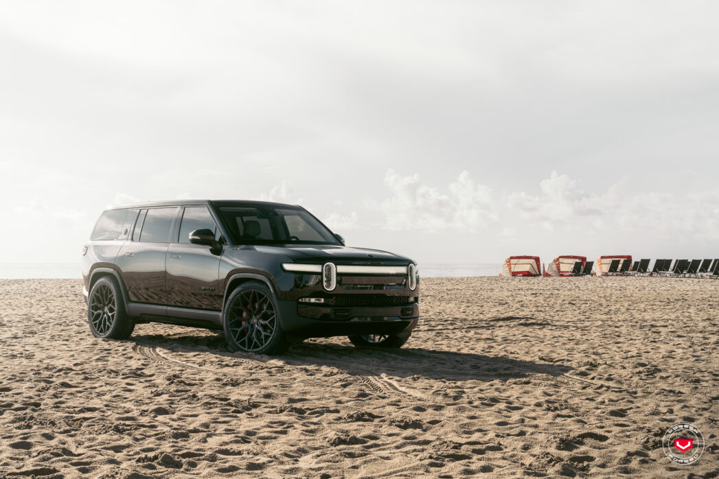 RIVIAN R1S - SERIES 17: S17-01 - Vossen Wheels