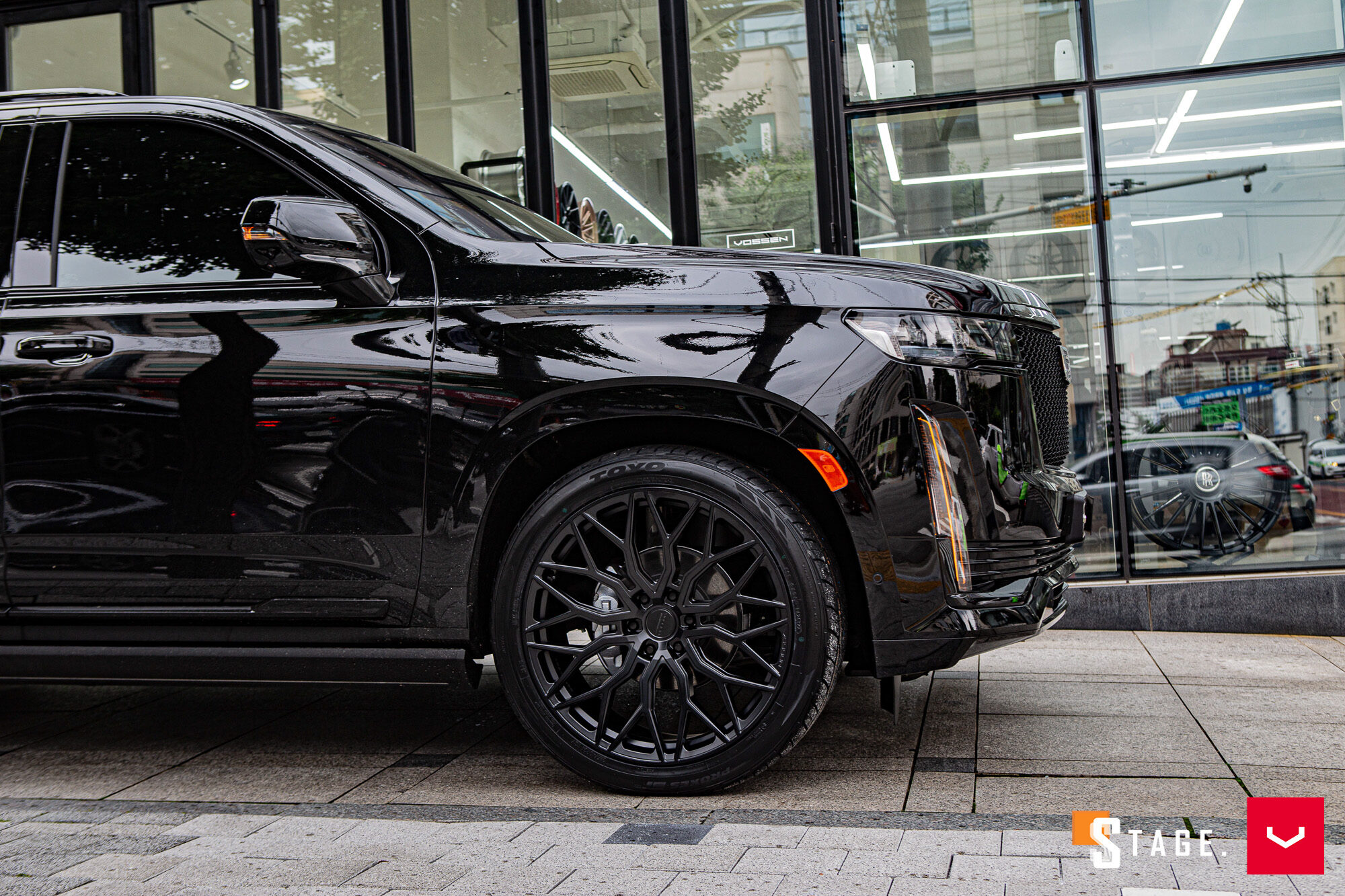 CADILLAC ESCALADE - HYBRID FORGED SERIES: HF6-3 - Vossen Wheels