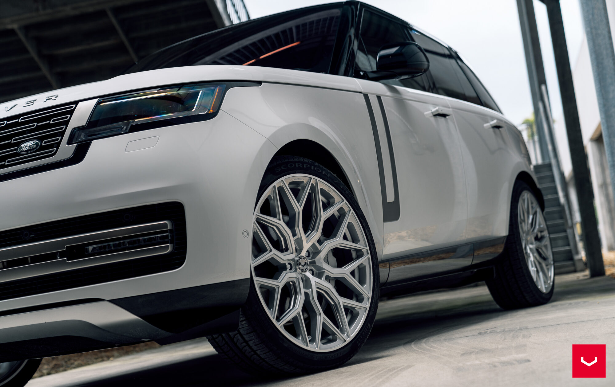 LAND ROVER RANGE ROVER - HYBRID FORGED SERIES: HF-2 - Vossen Wheels