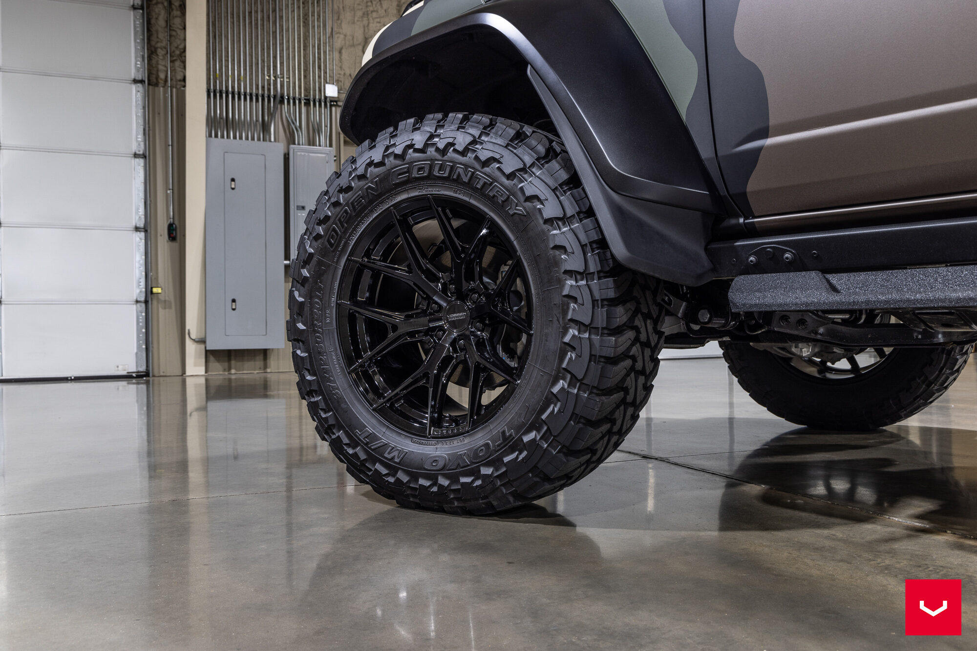 FORD BRONCO RAPTOR - HYBRID FORGED SERIES: HF6-4 - Vossen Wheels