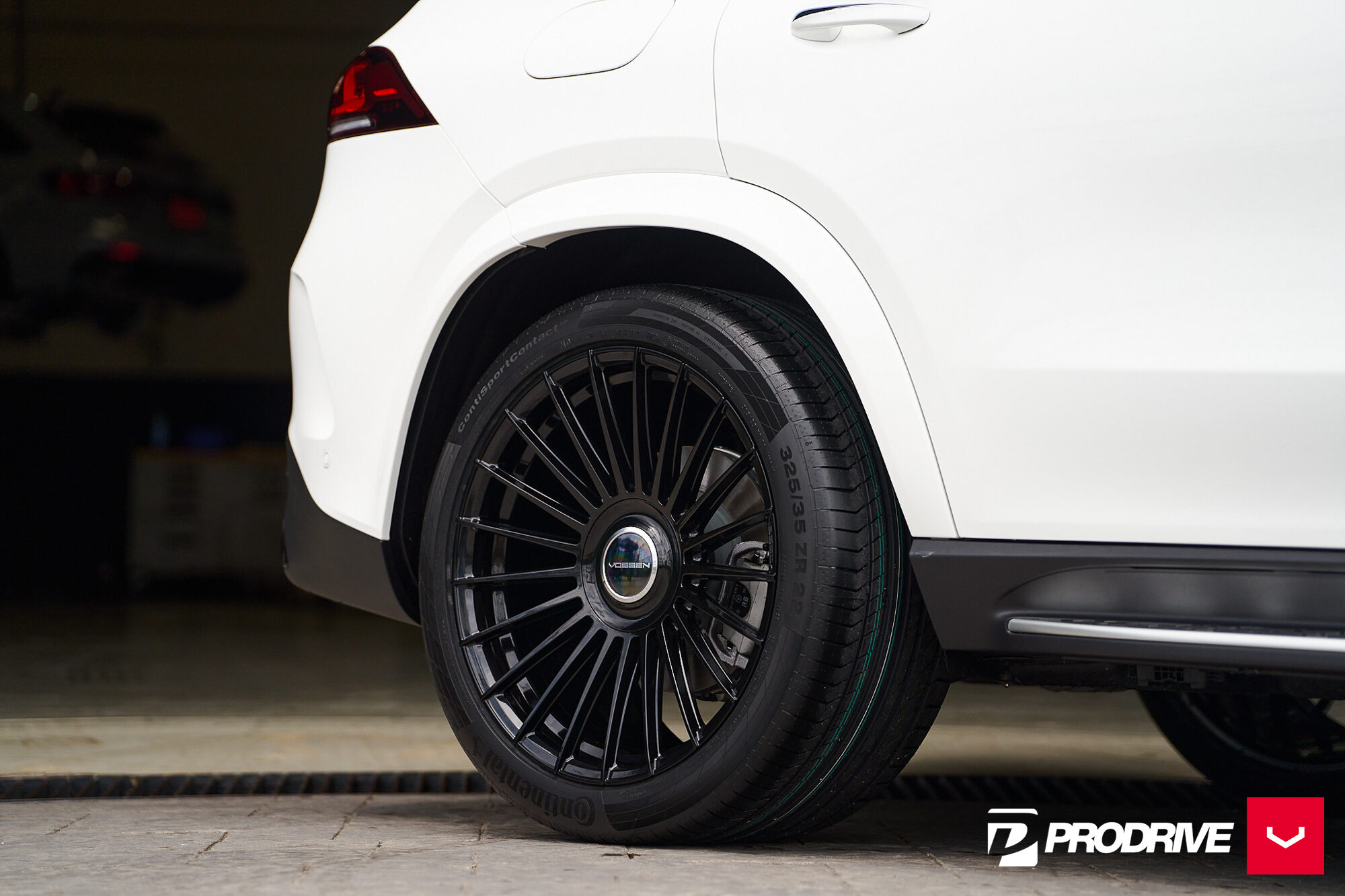 MERCEDES GLE 53 - HYBRID FORGED SERIES: HF-8 - Vossen Wheels