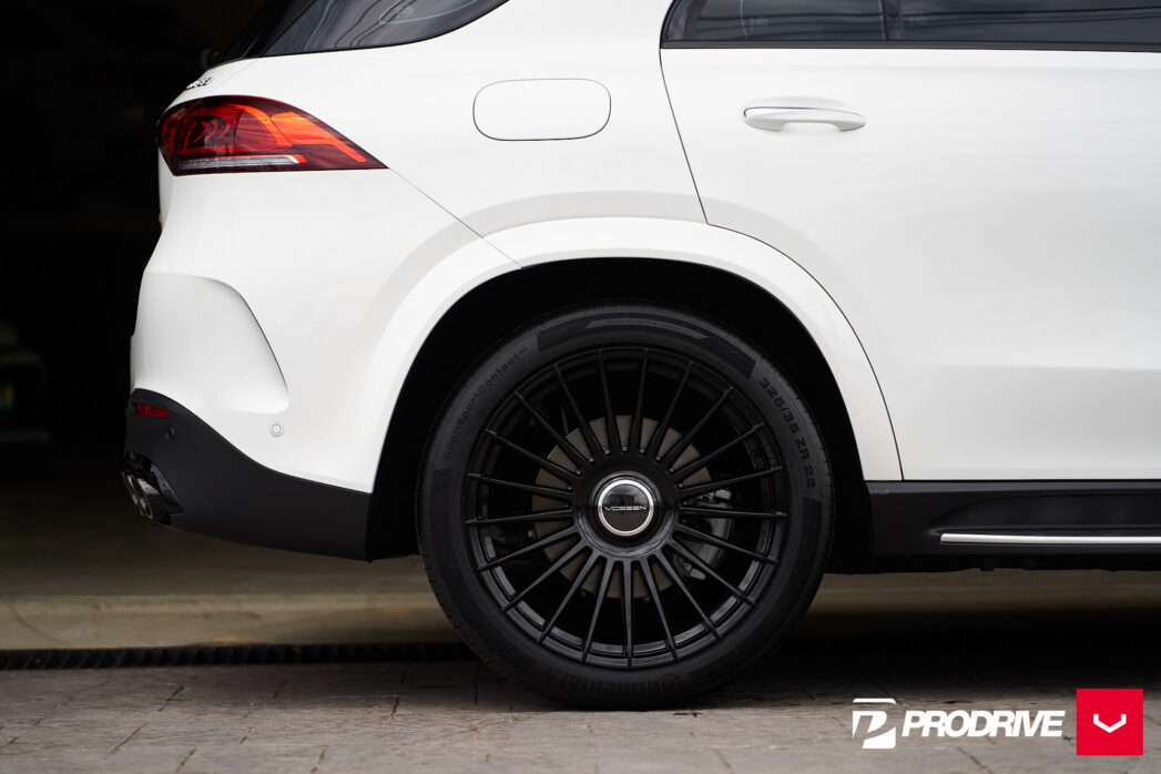 MERCEDES GLE 53 - HYBRID FORGED SERIES: HF-8 - Vossen Wheels