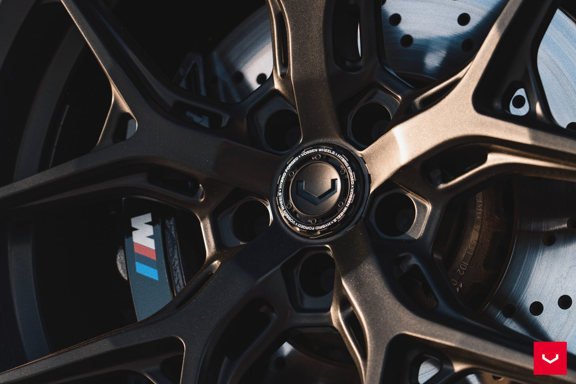 BMW F90 M5 - HYBRID FORGED SERIES: HF-5 - Vossen Wheels