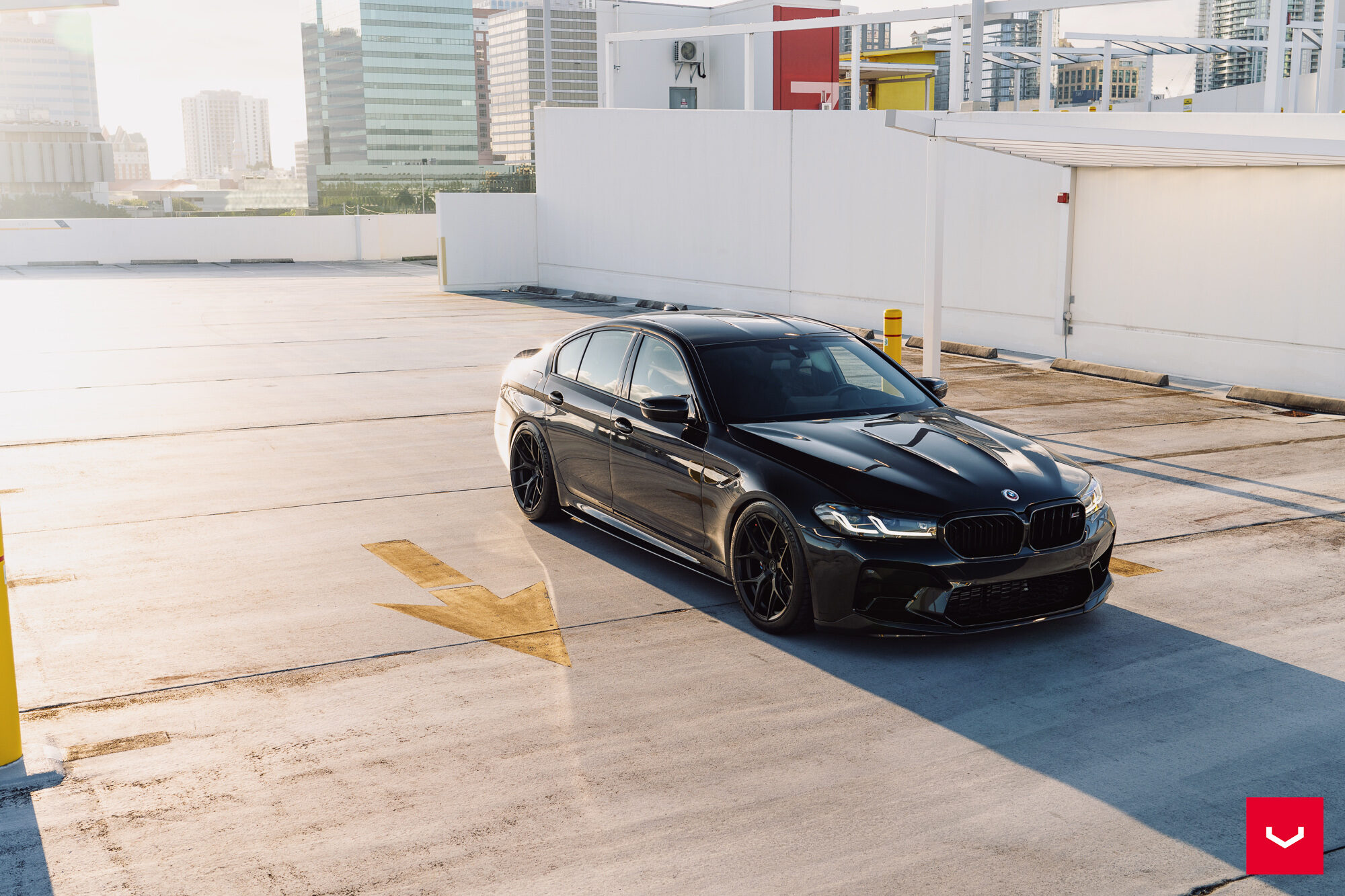 BMW F90 M5 - HYBRID FORGED SERIES: HF-5 - Vossen Wheels