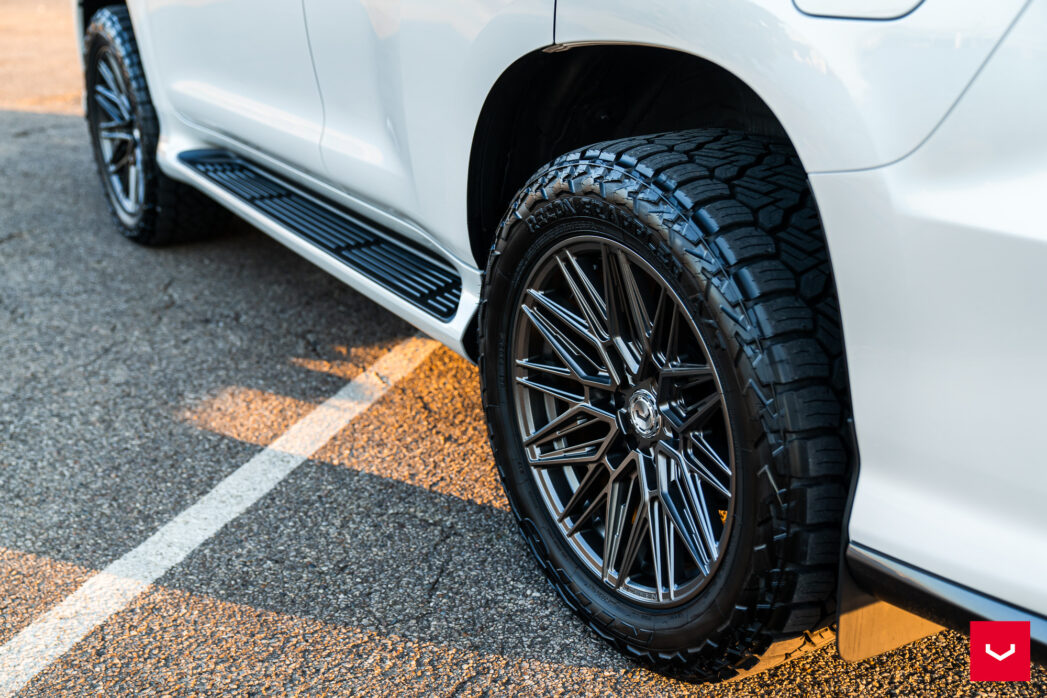 LEXUS GX460 - HYBRID FORGED SERIES: HF6-5 - Vossen Wheels