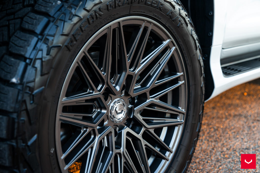 LEXUS GX460 - HYBRID FORGED SERIES: HF6-5 - Vossen Wheels