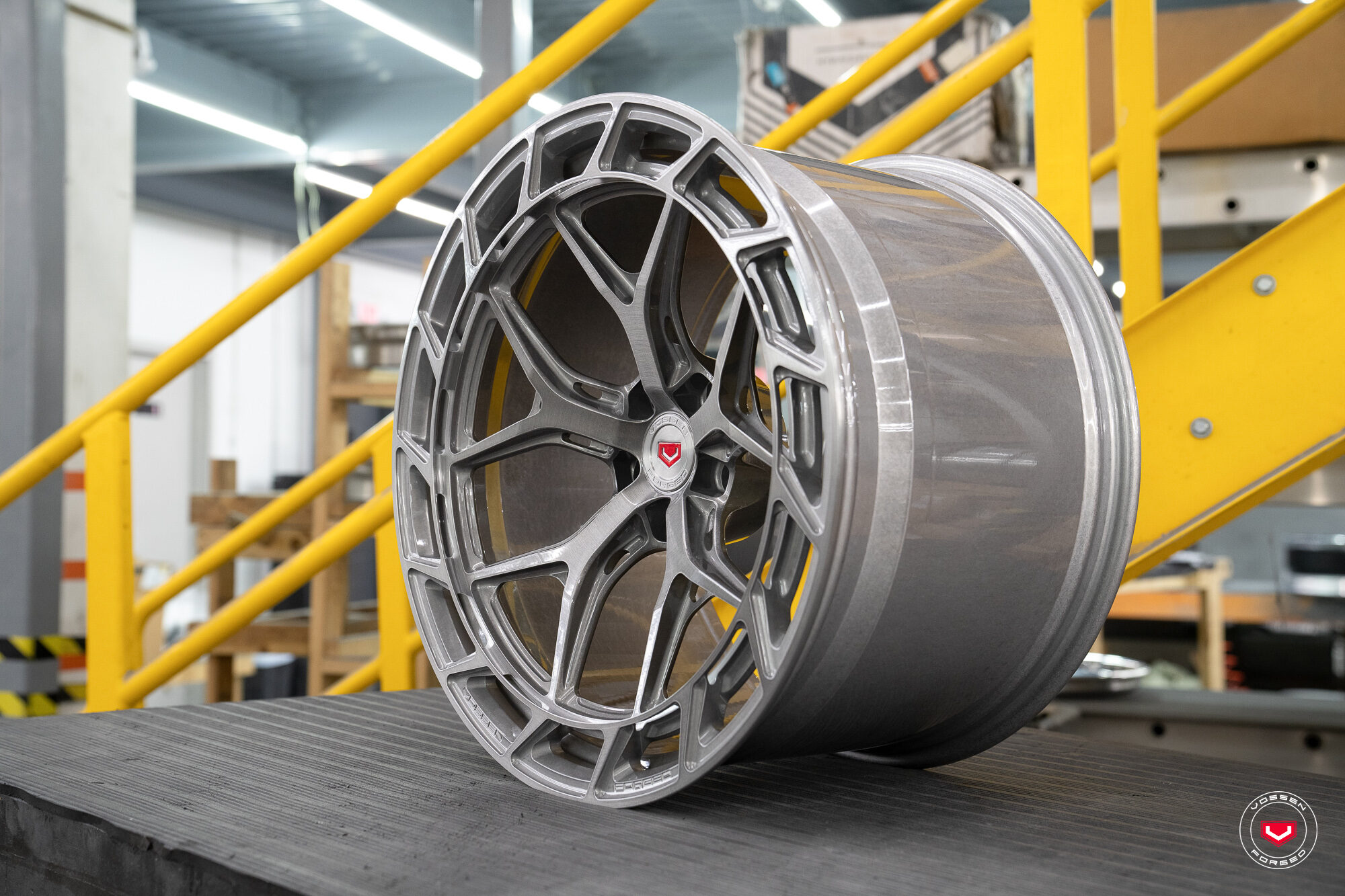 LC3 SERIES: LC3-01T - Vossen Wheels