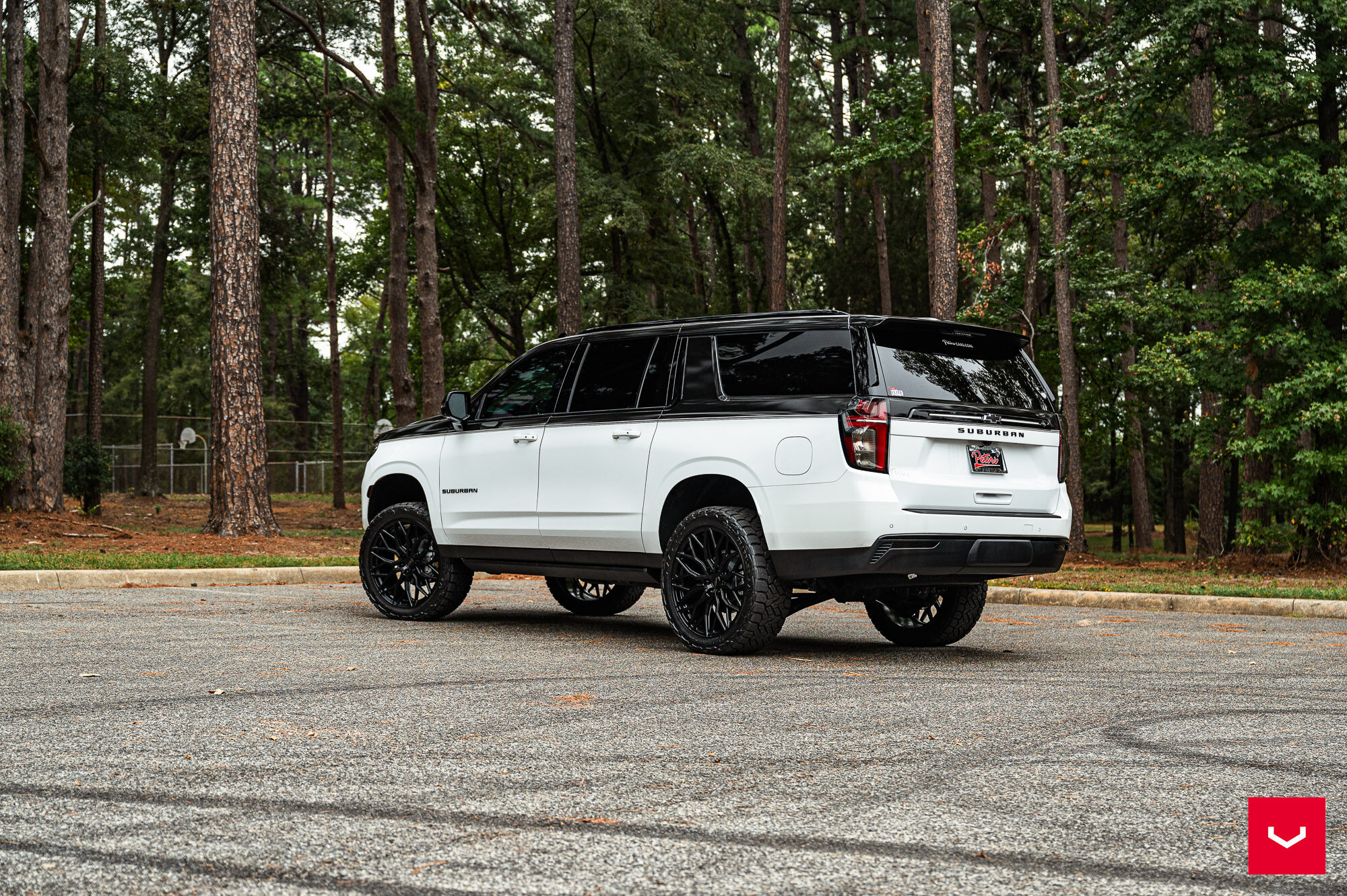 CHEVROLET SUBURBAN - HYBRID FORGED SERIES: HF6-3 - Vossen Wheels