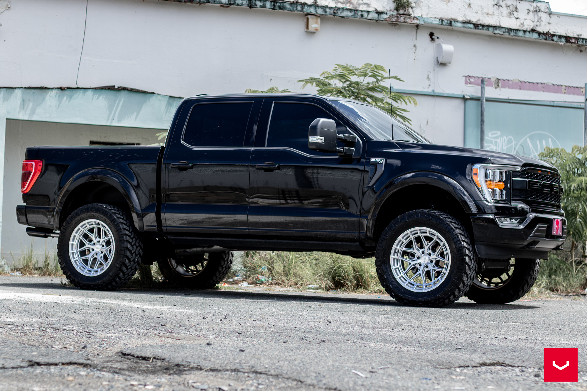 FORD F-150 - HYBRID FORGED SERIES: HFX-1 - Vossen Wheels