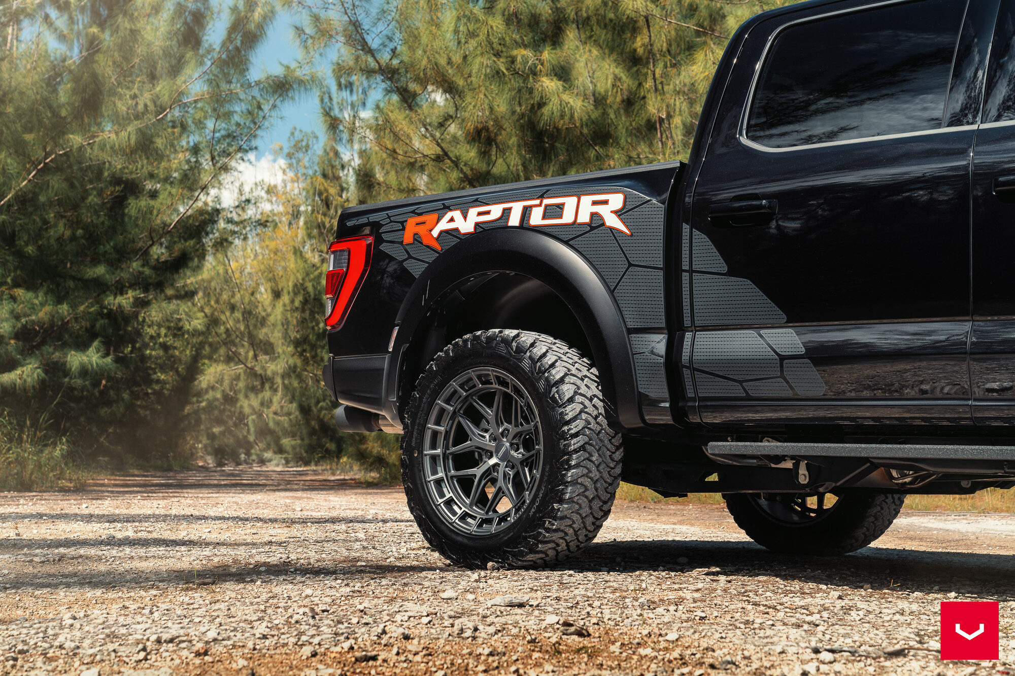 FORD RAPTOR R - HYBRID FORGED SERIES: HFX-1 - Vossen Wheels